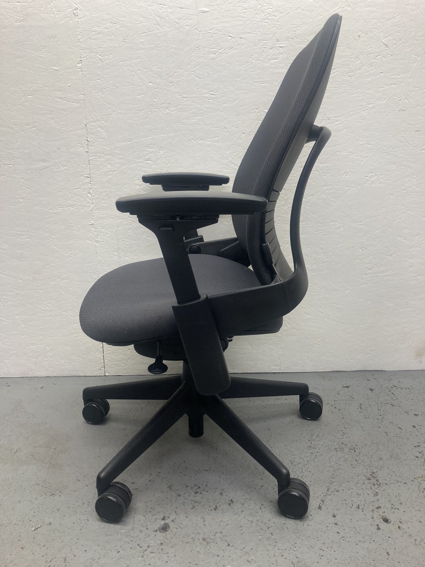 Steelcase Leap V2 Chair Office Seating Desk for Sale in Seattle, WA ...