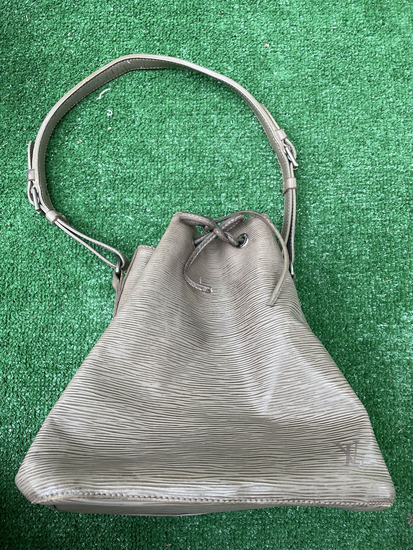 Vintage Drawstring Handbag for Sale in Miami, FL - OfferUp