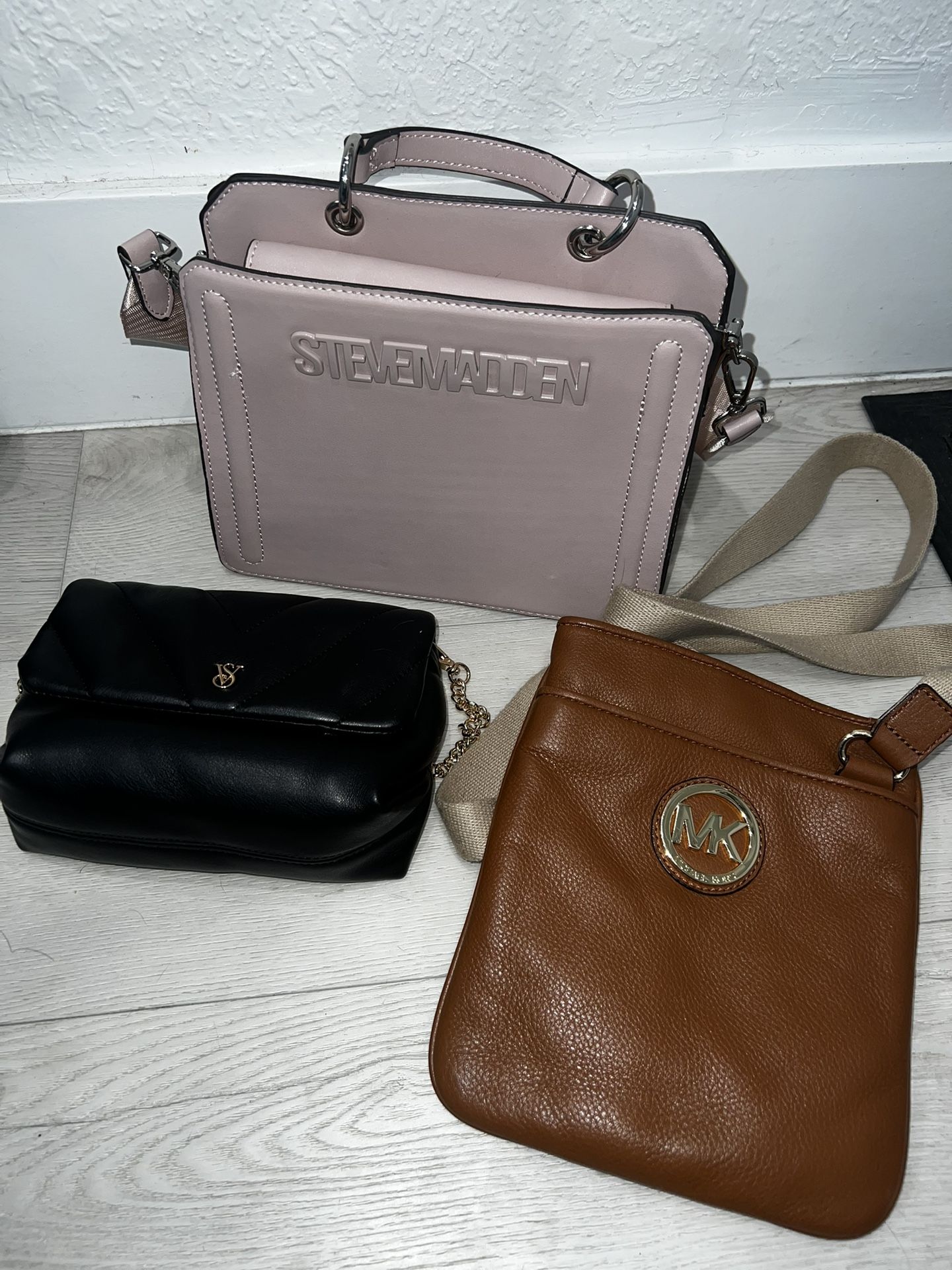 Purse Bundle for Sale in Miami, FL - OfferUp