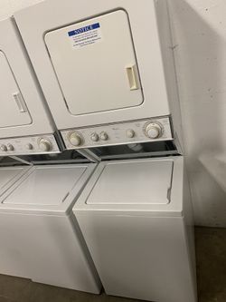 Several Clean White Whirlpool 24 Inch Stackable Washer & 220 Electric ...