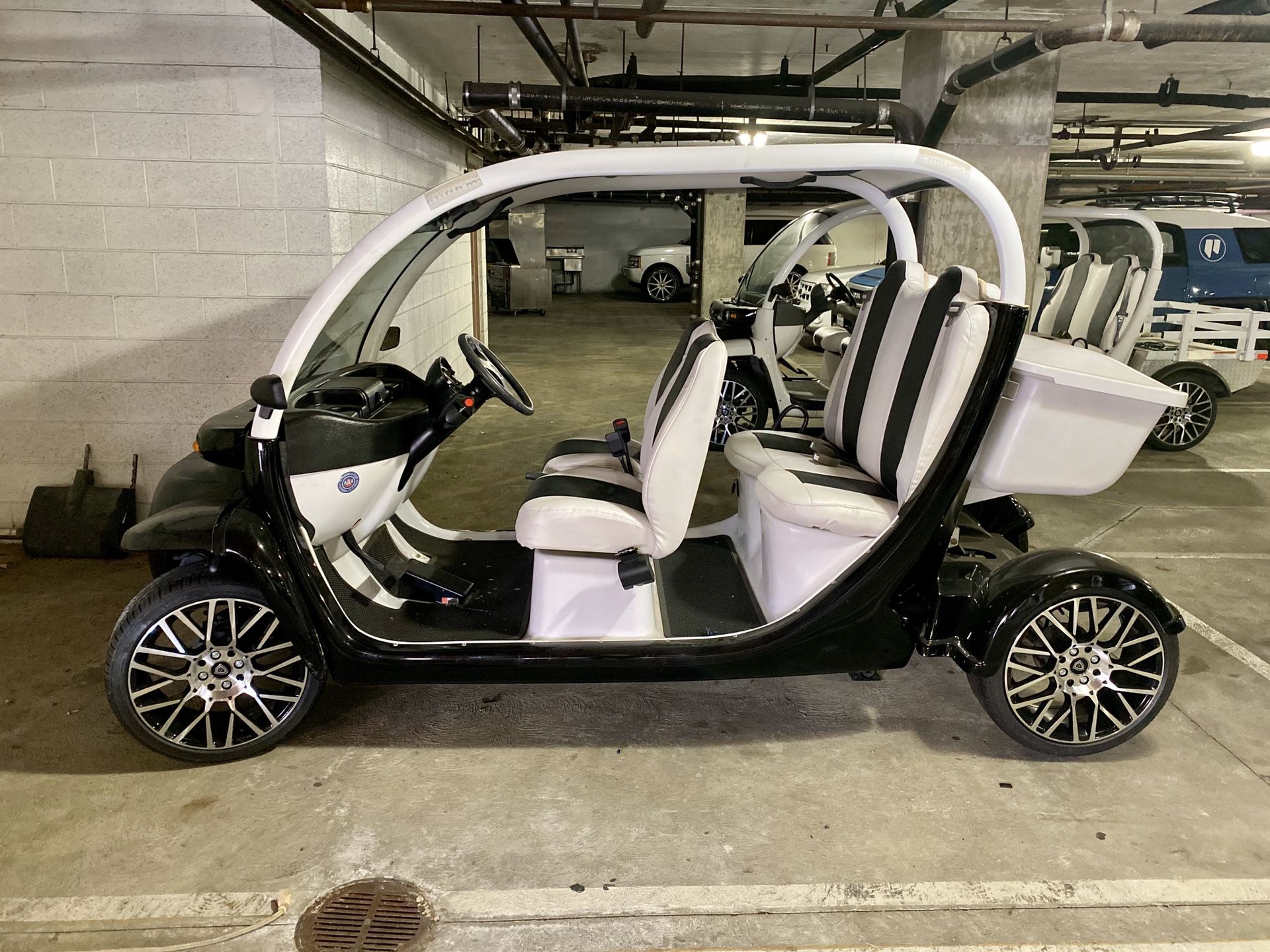 Custom Polaris Gem Car Global Electric for Sale in Long Beach, CA - OfferUp