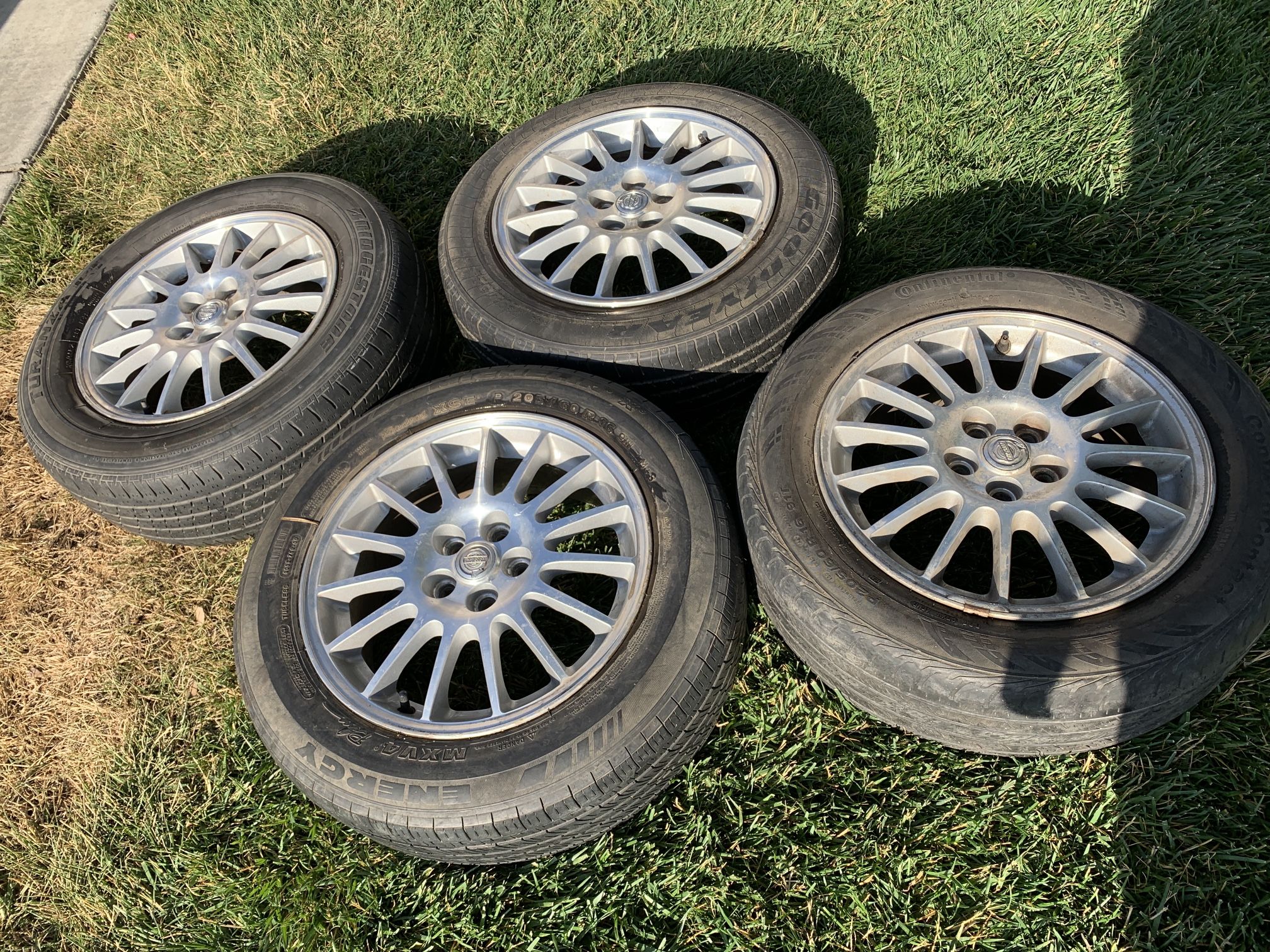 Chrysler 16 Inch Rims for Sale in Perris, CA - OfferUp