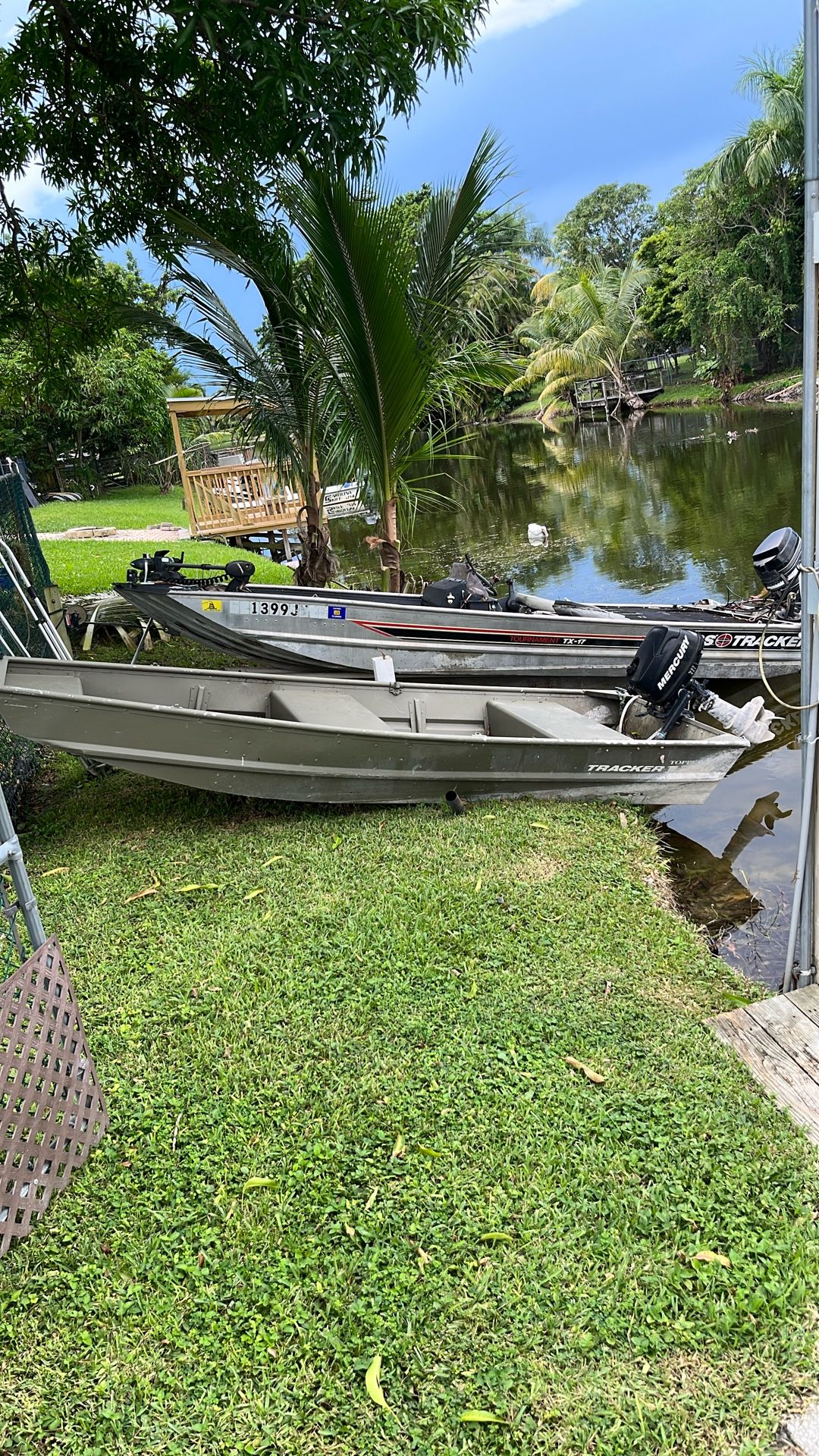 14 Ft Tracker for Sale in West Palm Beach, FL - OfferUp