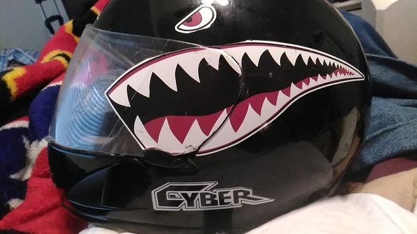 shark teeth motorcycle helmet | Reviewmotors.co