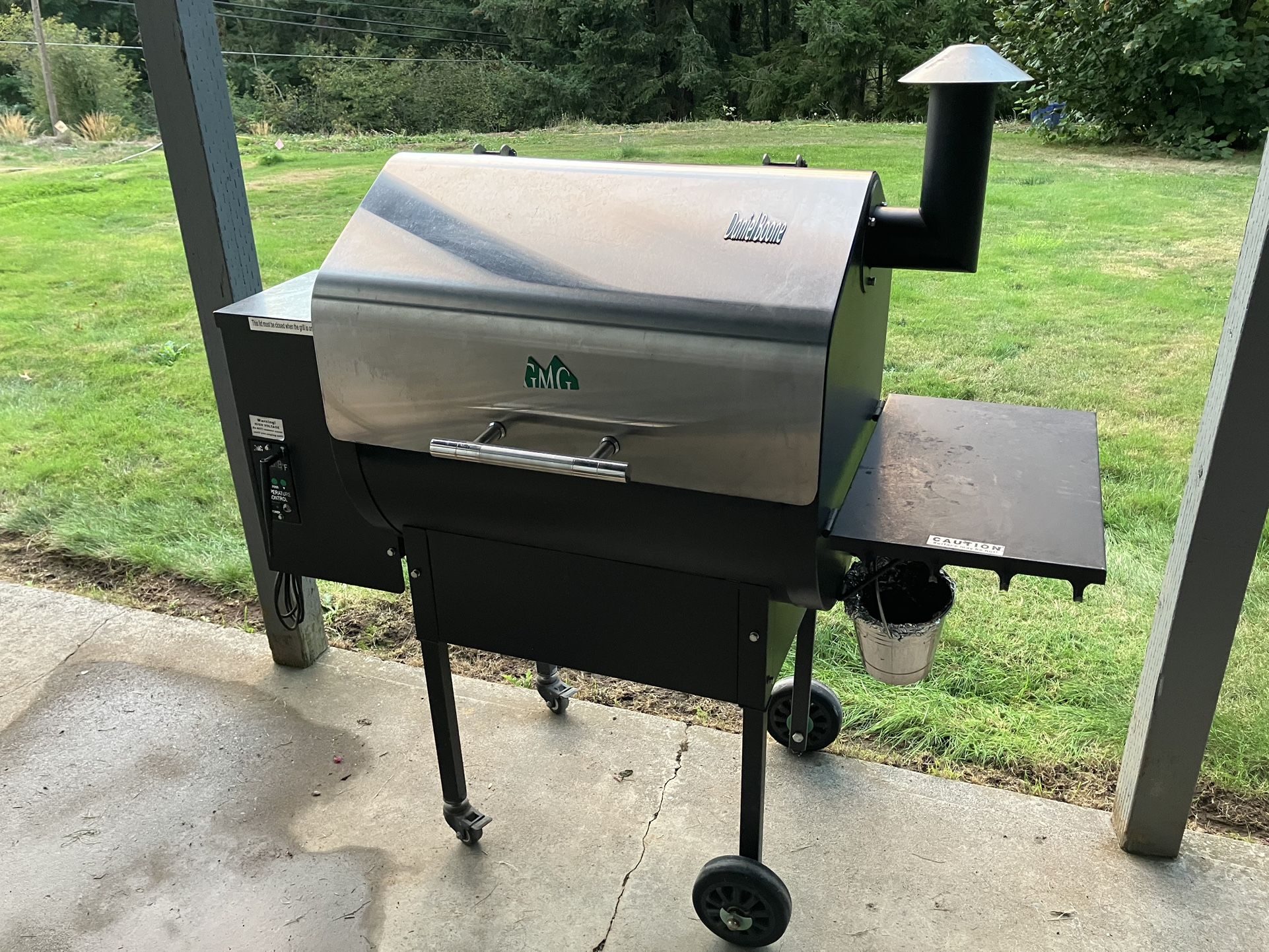 Green Mountain Daniel Boone Pellet Smoker/grill For Sale for Sale in ...