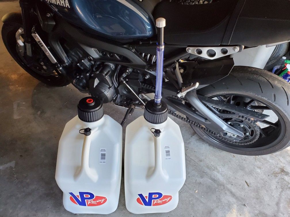 2X NEW VP RACING 5 Galllon GAS FUEL Liquid Cans for Sale in San Diego ...