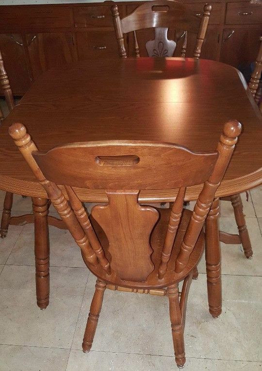 Family Style Kitchen Table with 6 Chairs for Sale in Columbus, OH - OfferUp