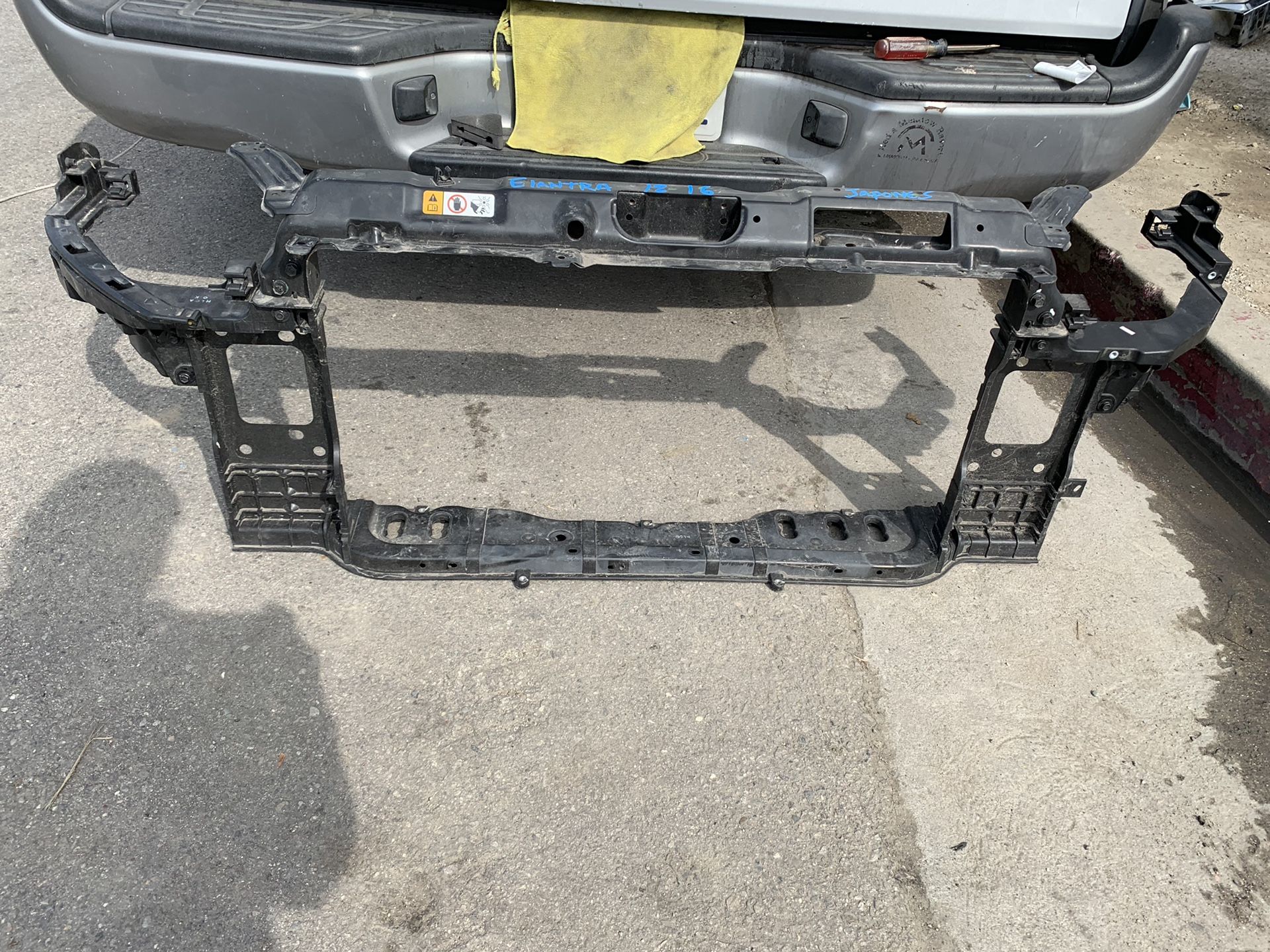 2012-2016 HYUNDAI ELANTRA RADIATOR SUPPORT for Sale in Anaheim, CA ...