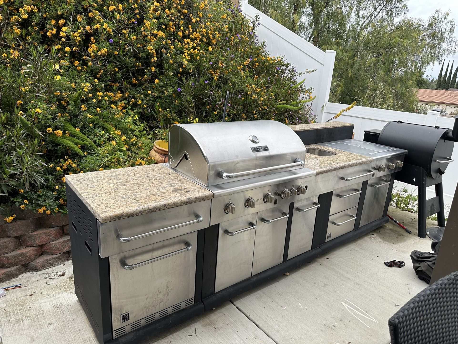 Master Forge BBQ for Sale in Riverside, CA - OfferUp