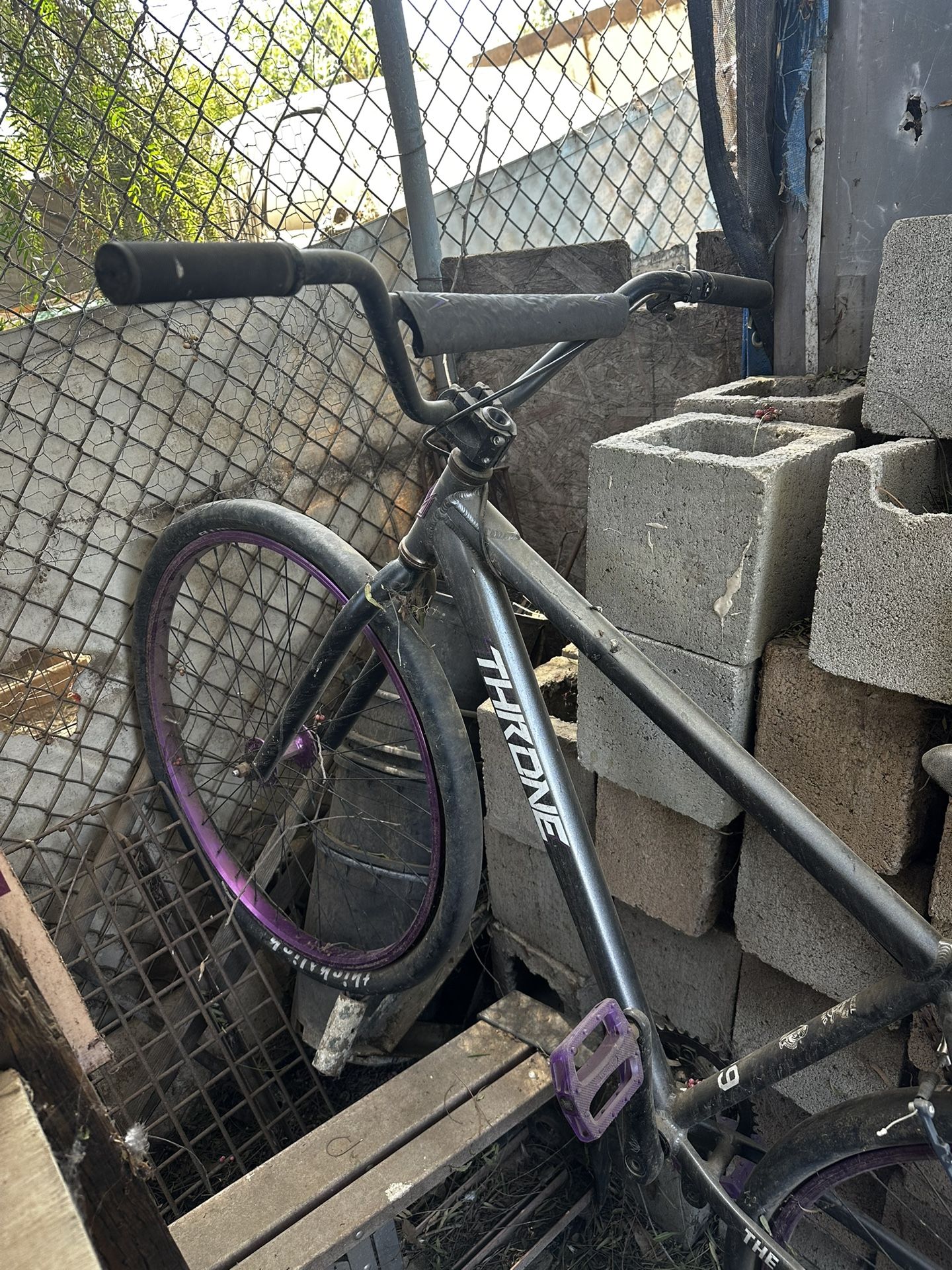Throne Da goon 29’ for Sale in Riverside County, CA - OfferUp
