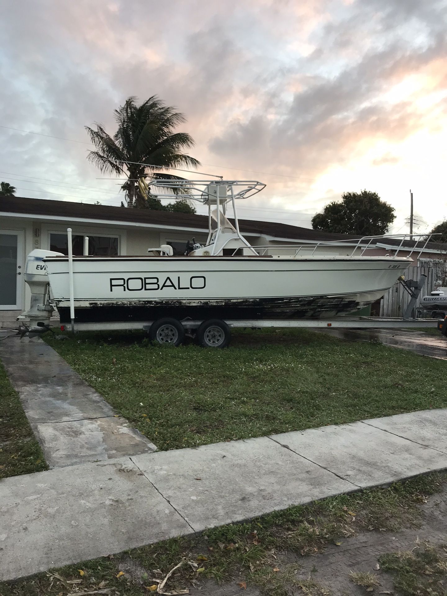 26 ft Robalo for Sale in Miami Gardens, FL - OfferUp