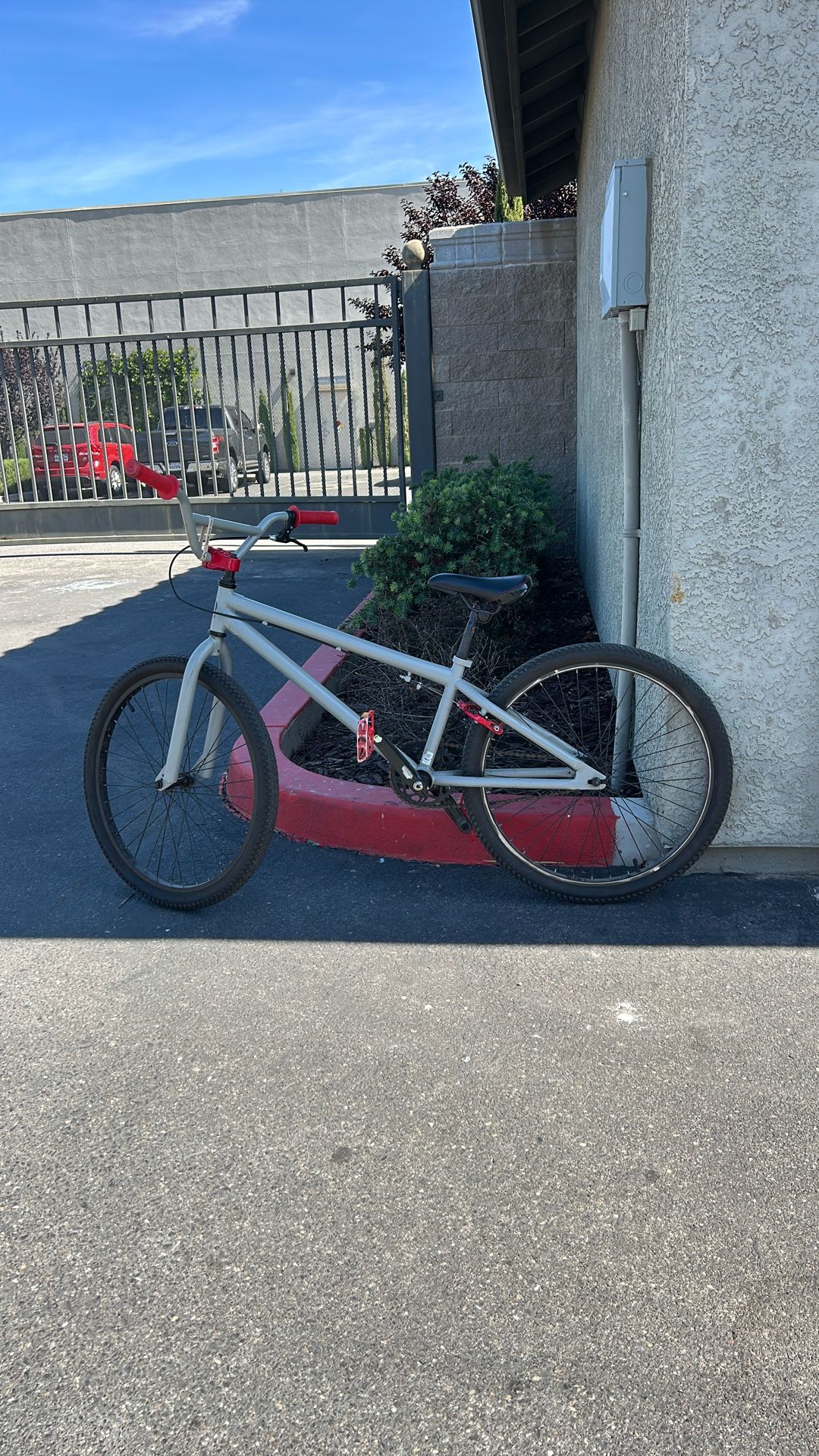 24 Inch Bmx Bike for Sale in Ripon, CA - OfferUp