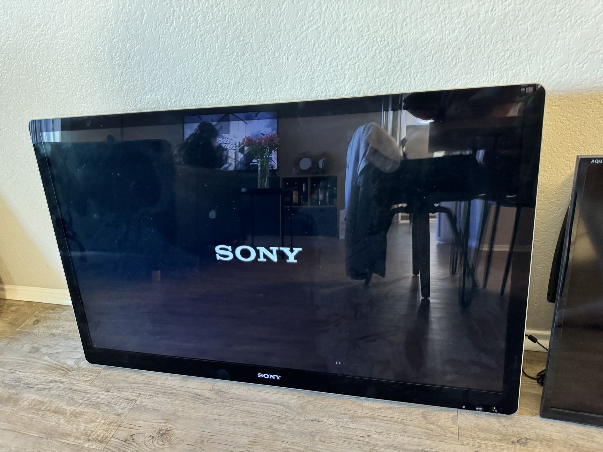 Sony 46” TV With Apple TV No Remotes for Sale in Hayward, CA - OfferUp