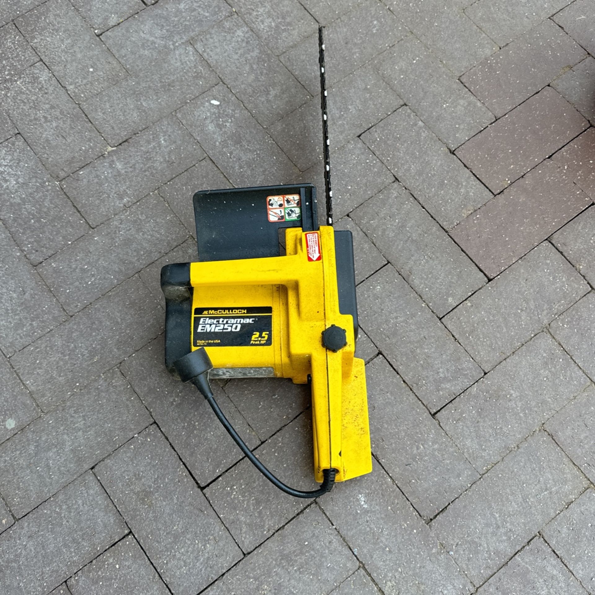 MCCULLOCH ELECTRAMAC EM250 Chainsaw electric for Sale in San Diego CA OfferUp