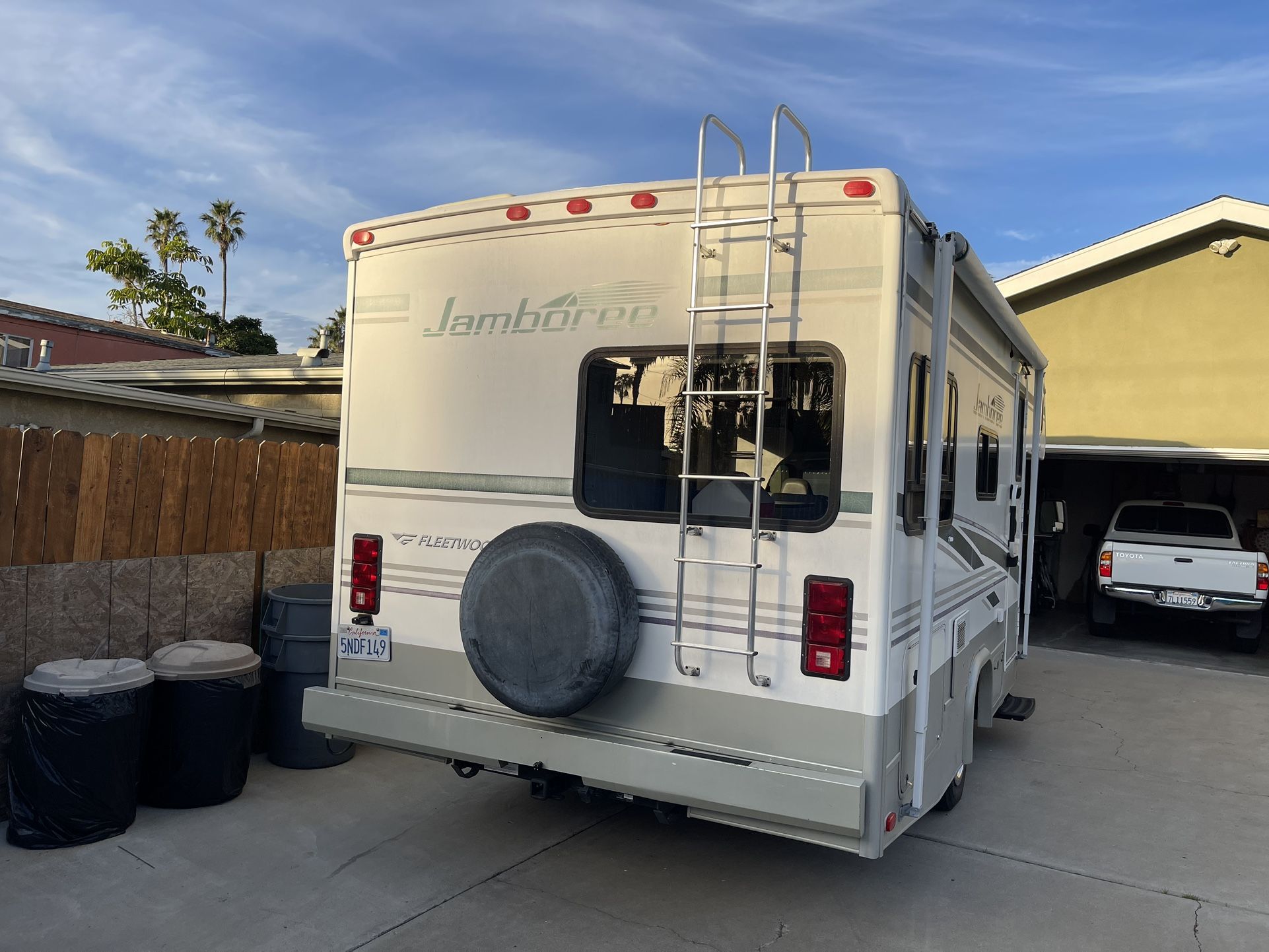 Motorhome 23 Foot Jamboree Class C for Sale in San Diego, CA - OfferUp