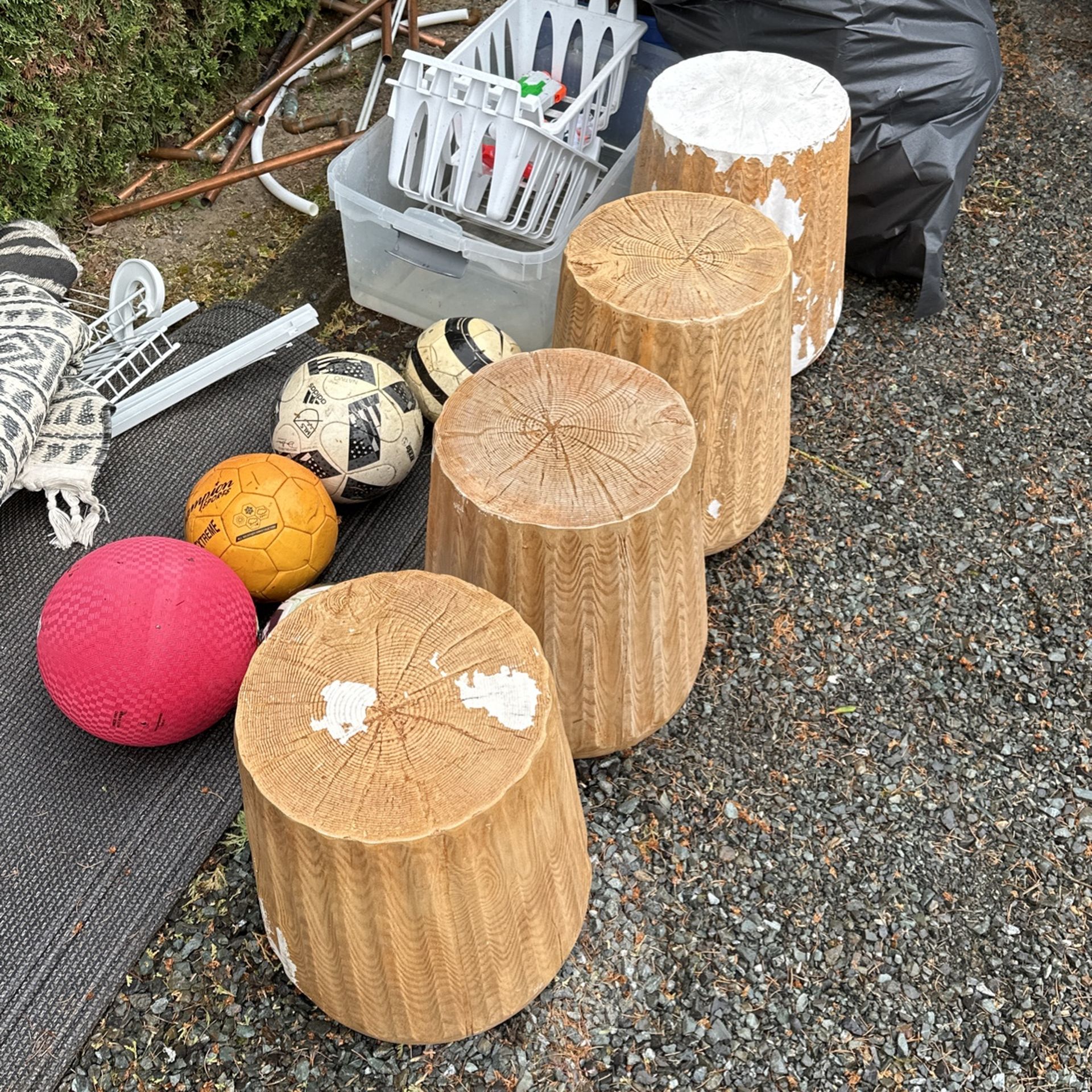 Outdoor Tables Need A Paint Job for Sale in Kirkland, WA - OfferUp