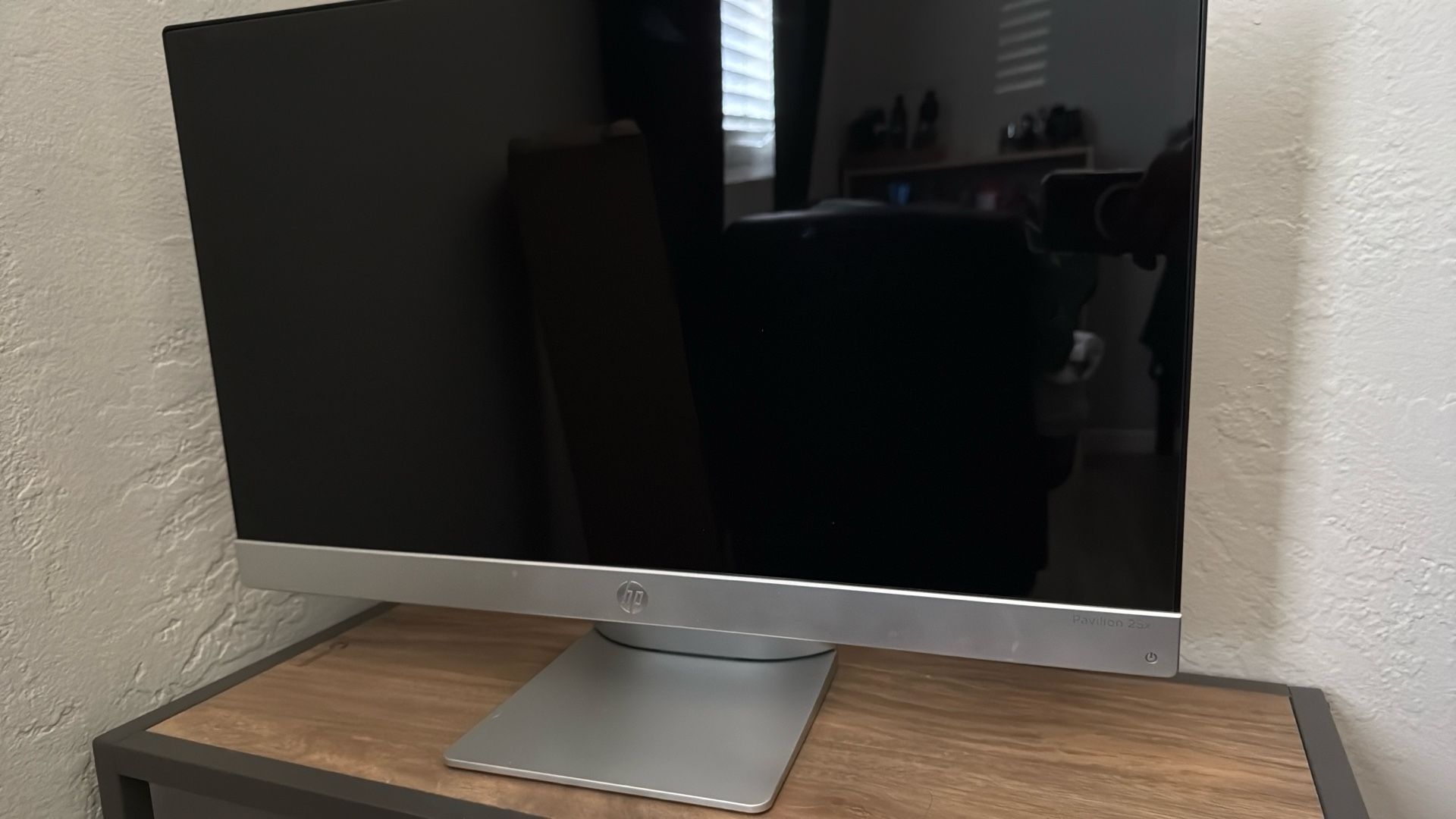 HP Pavilion 25XI Monitor for Sale in Phoenix, AZ - OfferUp