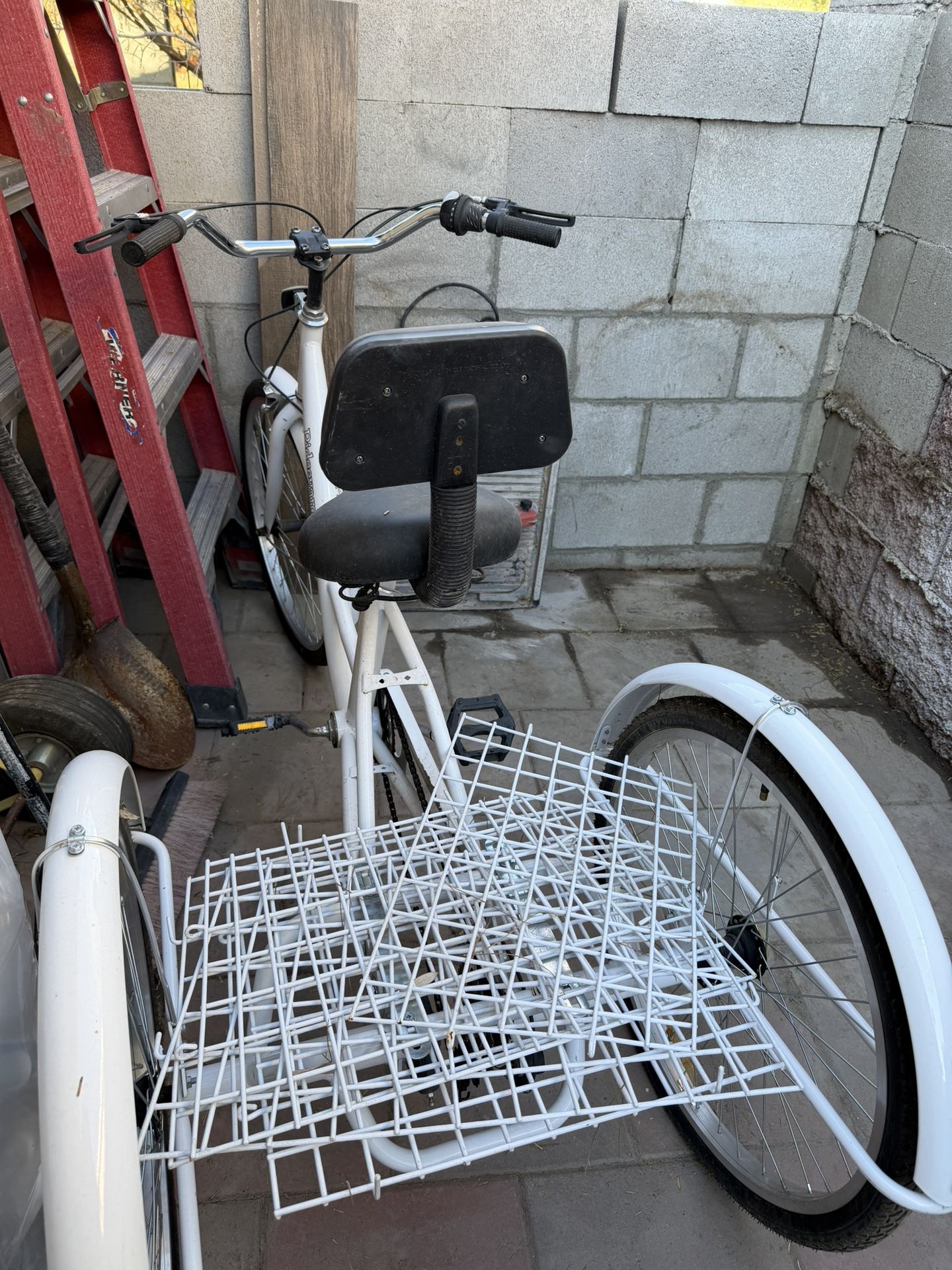 women's cruiser bike 3 wheel for Sale in Las Vegas, NV - OfferUp