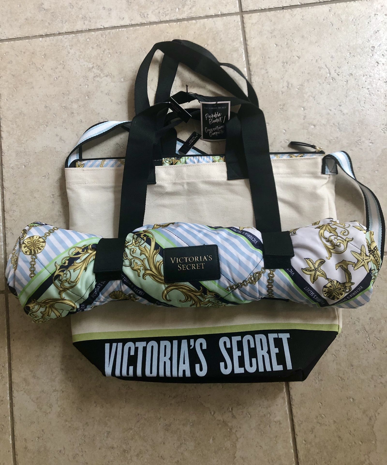 Victoria’s Secret Beach Bag and Beach Blanket Set for Sale in ...