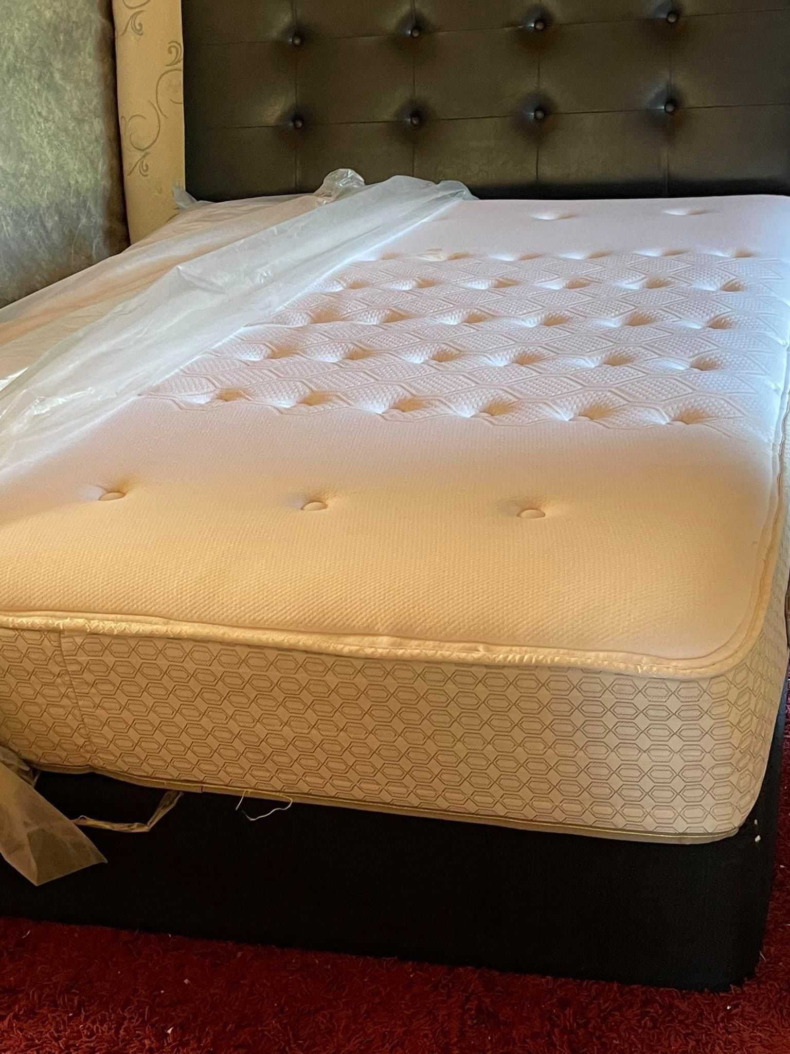 USED QUEEN SIZE SEALLY POSTUREPEDIC MATTRESS WITH BOX SPRING DELIVERY Household