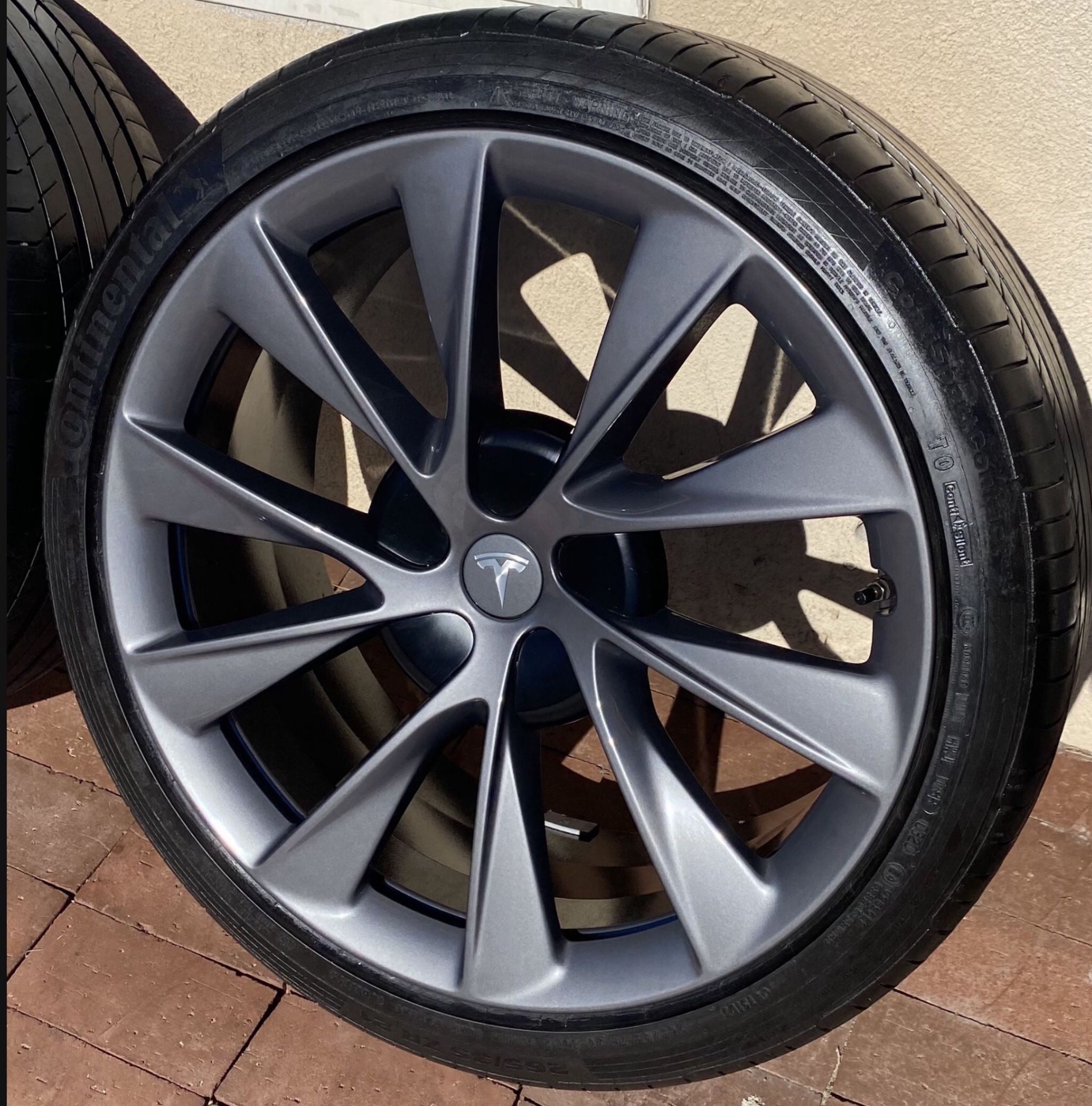 Tesla Model S 21” Wheel for Sale in Yorba Linda, CA - OfferUp