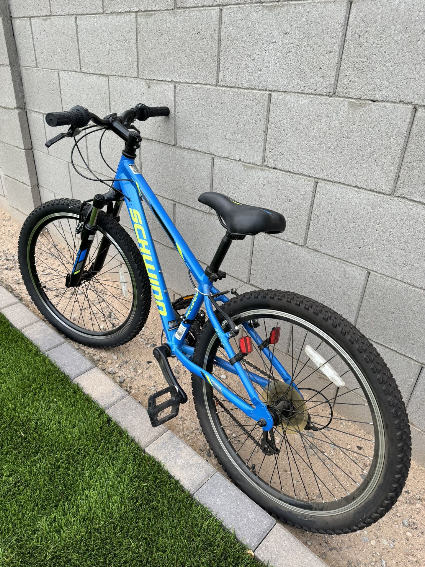 Schwinn Signature Boys Thrasher 24 Mountain Bike Bicycles