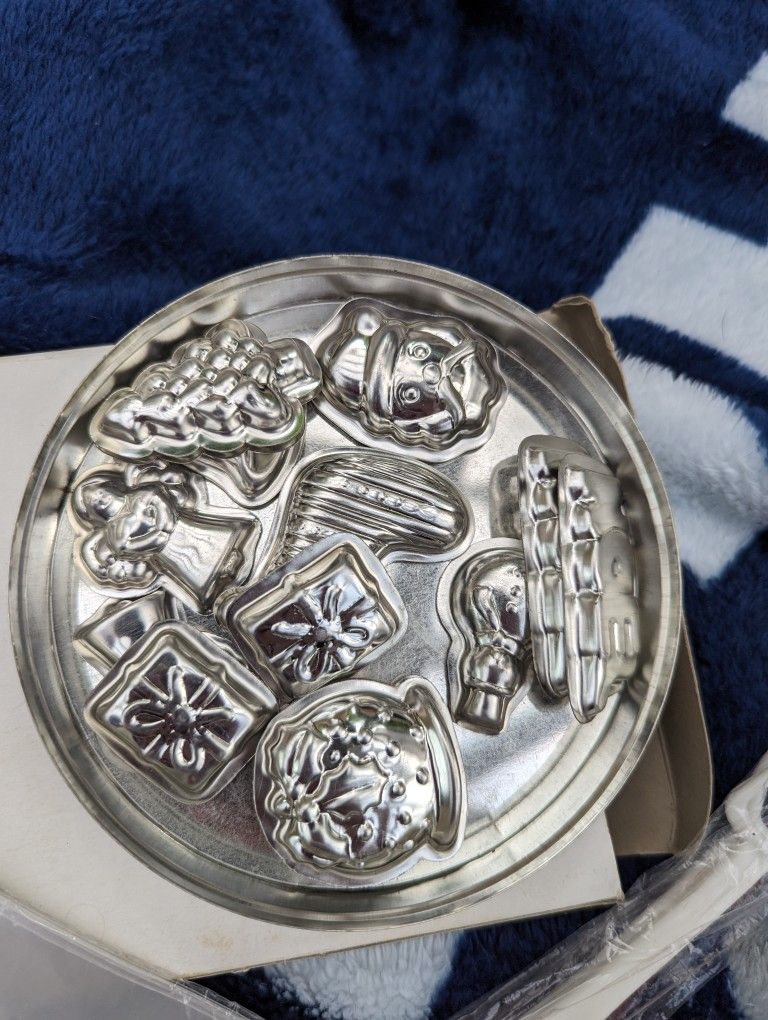 Chocolate Dessert Making Candy Mold Kit for Sale in Bothell, WA - OfferUp