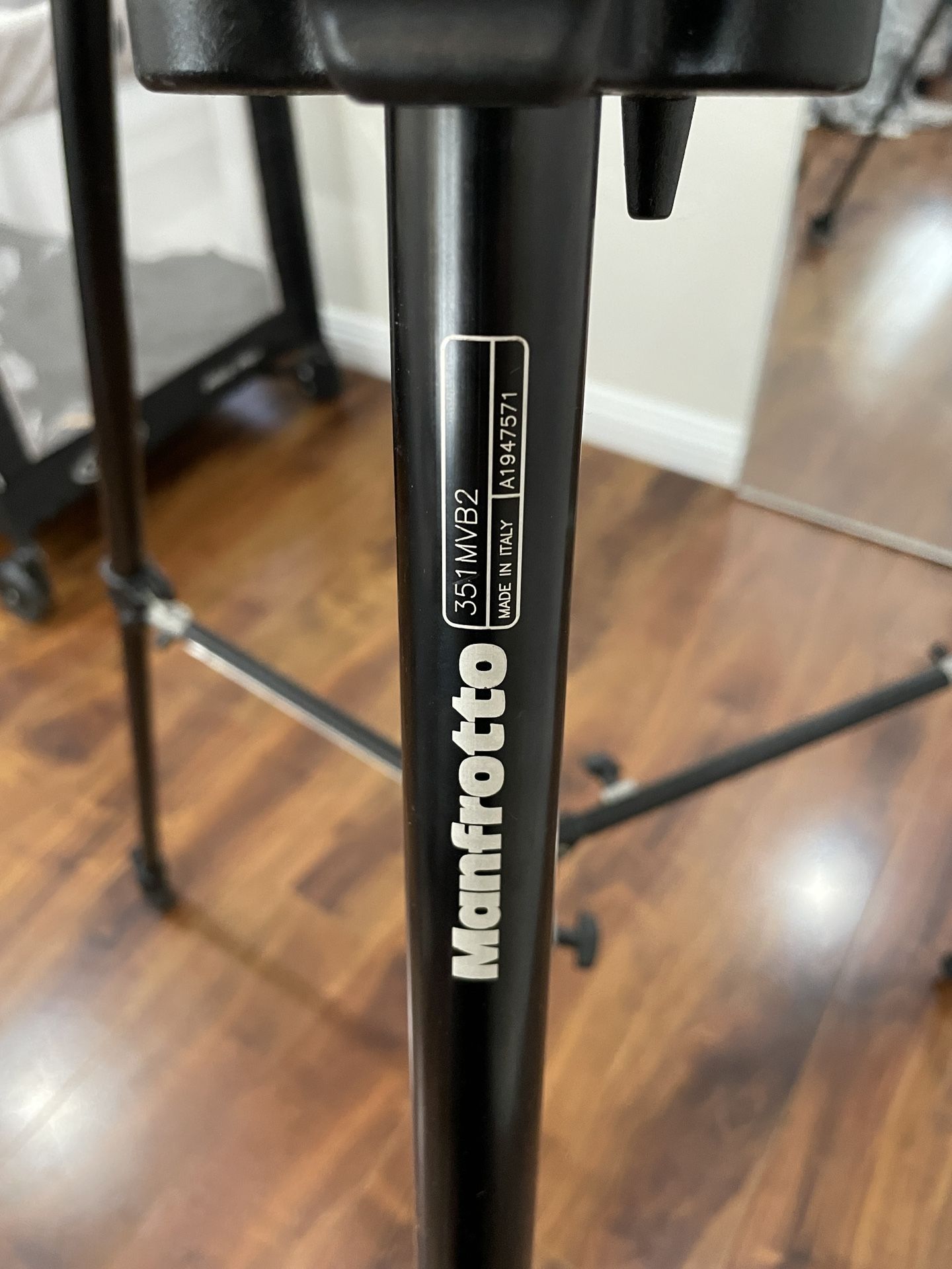 Manfrotto Heavy Duty Tripod for Sale in Cty Of Cmmrce, CA - OfferUp