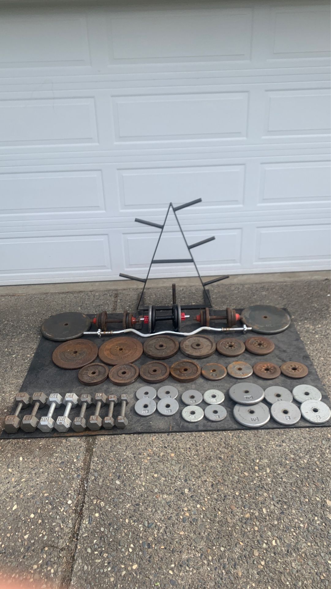 390lbs. Standard weights plus 70# hexed dumbbells, 3 dumbbell handles ...