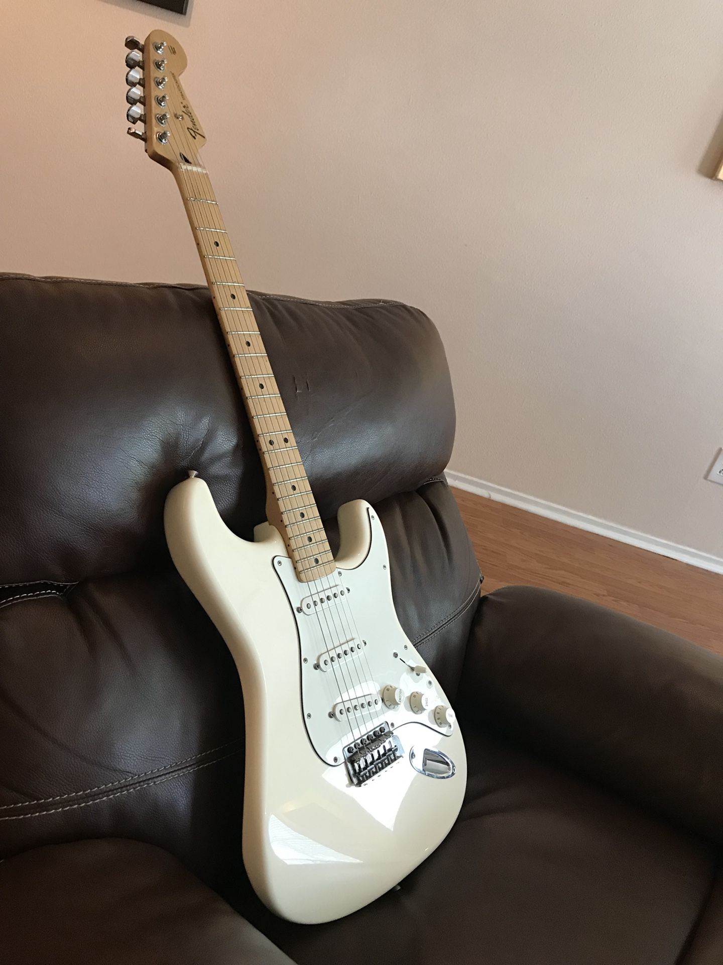 Arctic White Stratocaster for Sale in Houston, TX - OfferUp