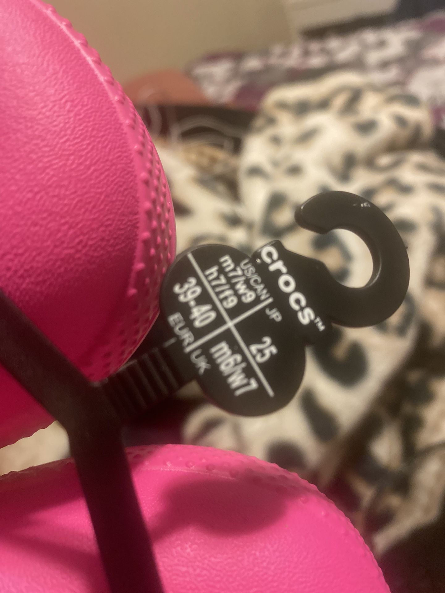 BRAND NEW PINK CROCS FUR INSIDE