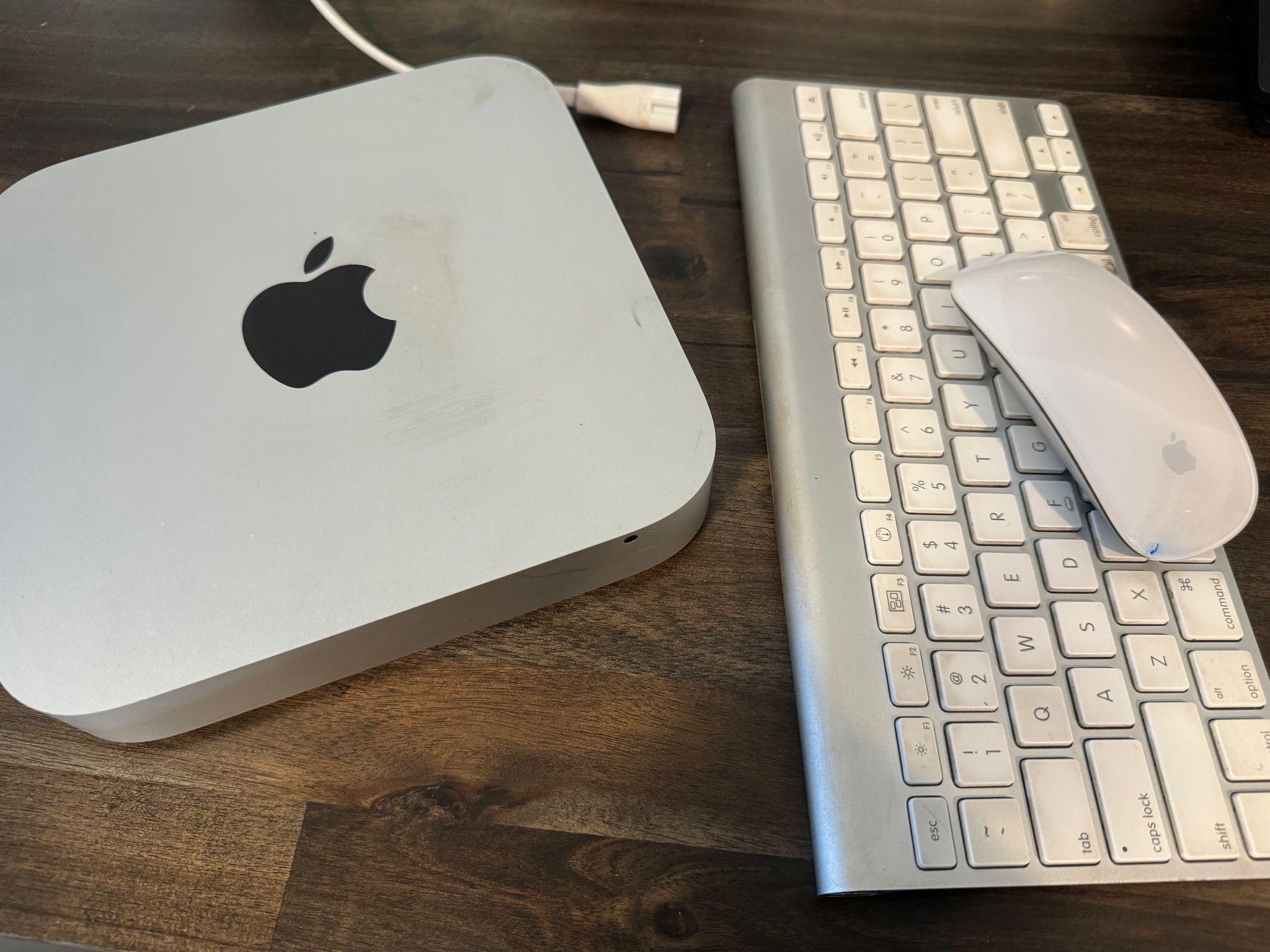 Mac Mini 2014 with Keyboard And Mouse for Sale in Chandler, AZ - OfferUp