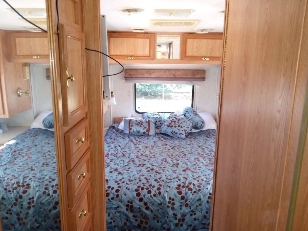 Camper 1999 Ford for Sale in Bvl, FL - OfferUp