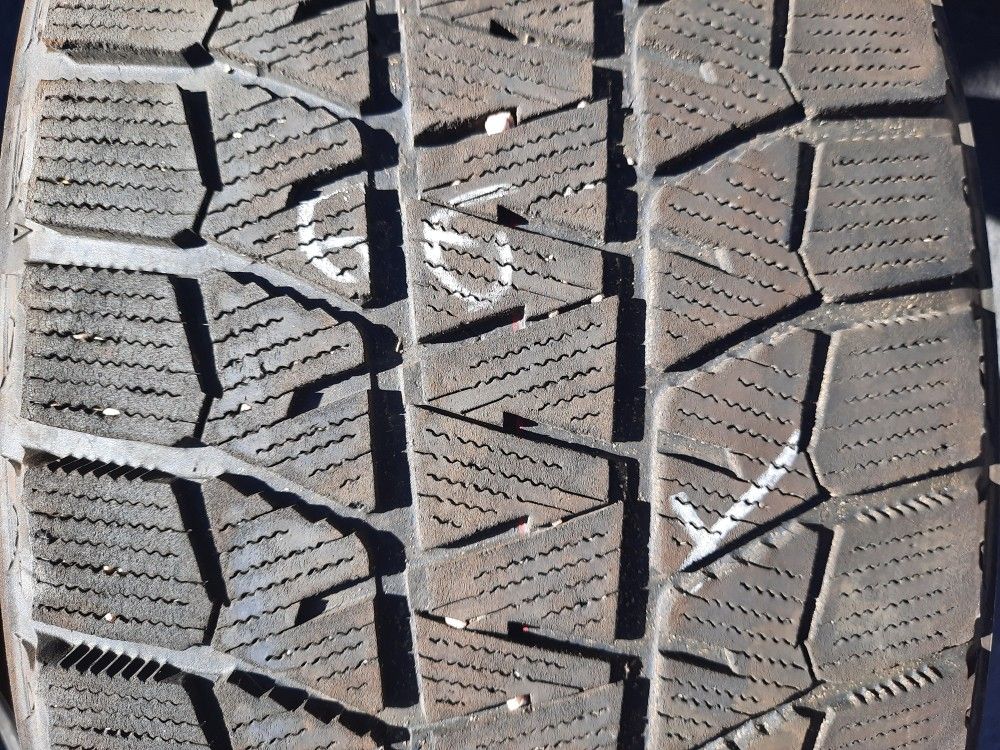 235 40R18 Studless Ice and snow winter tires 23540/18 Bridgestone ...