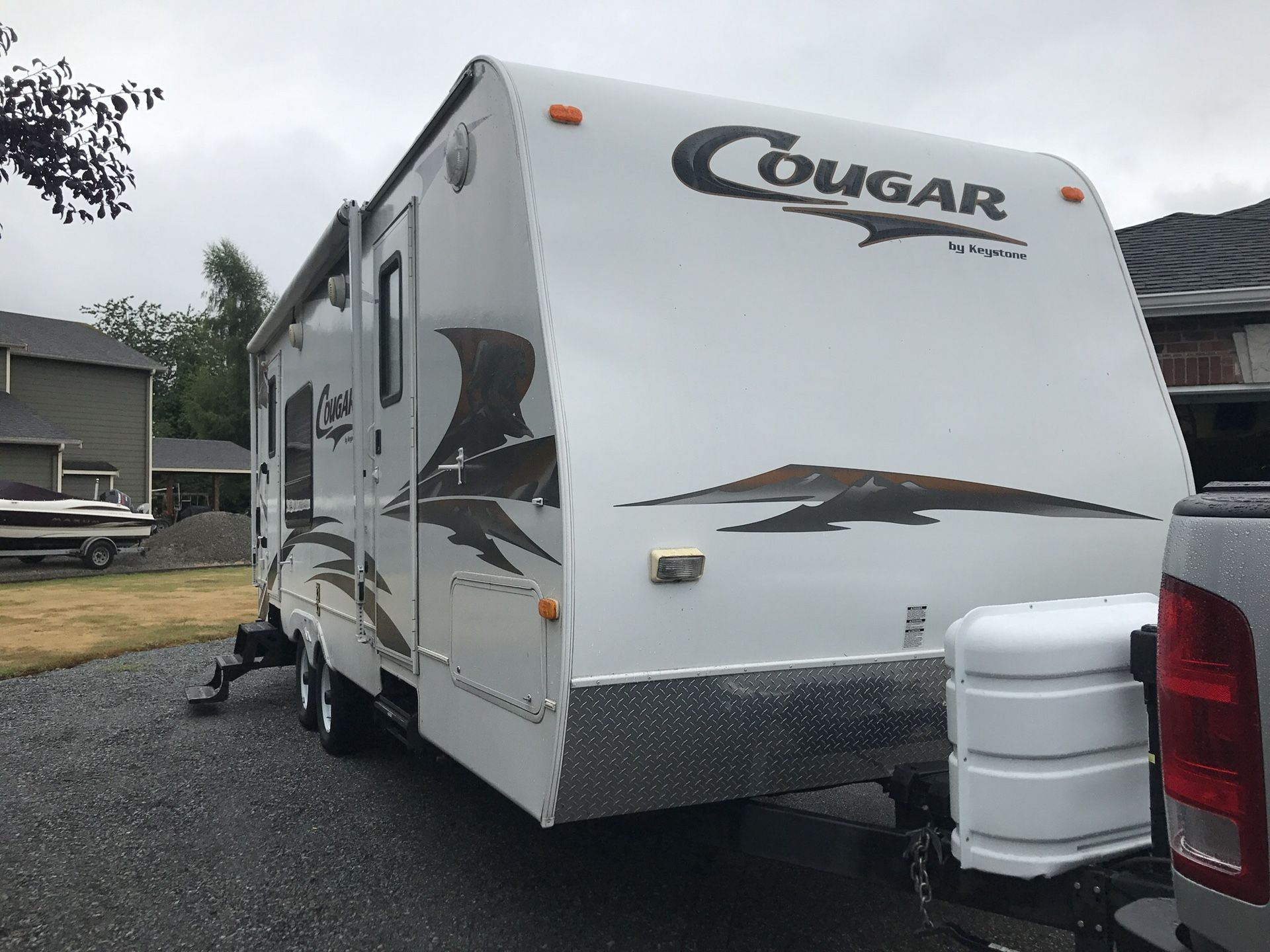 Very nice Rv almost new year 2008 25’ 1 master bedroom 2 full beds ...