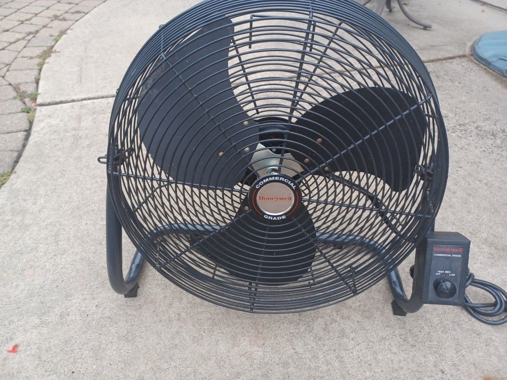 Honeywell Commercial Grade Floor Fan for Sale in Mount Prospect, IL ...