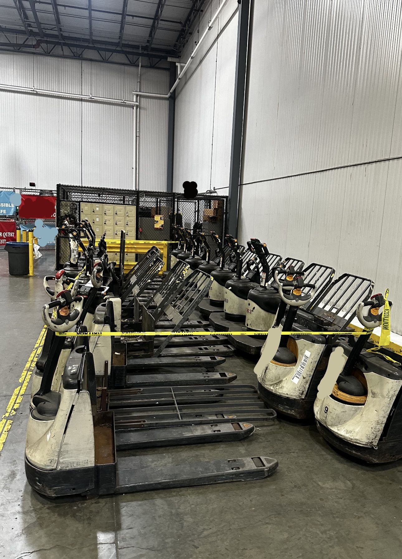 Crown Pallet Jacks- for Sale in Pumpkin Center, CA - OfferUp