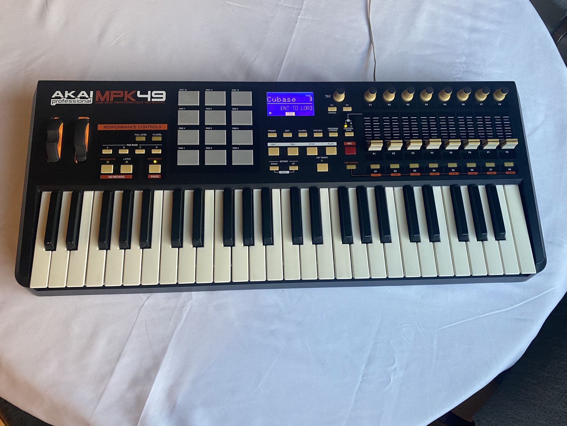 Akai Professional MPK49 - 49 Key Midi Controller for Sale in Redondo Beach, CA - OfferUp