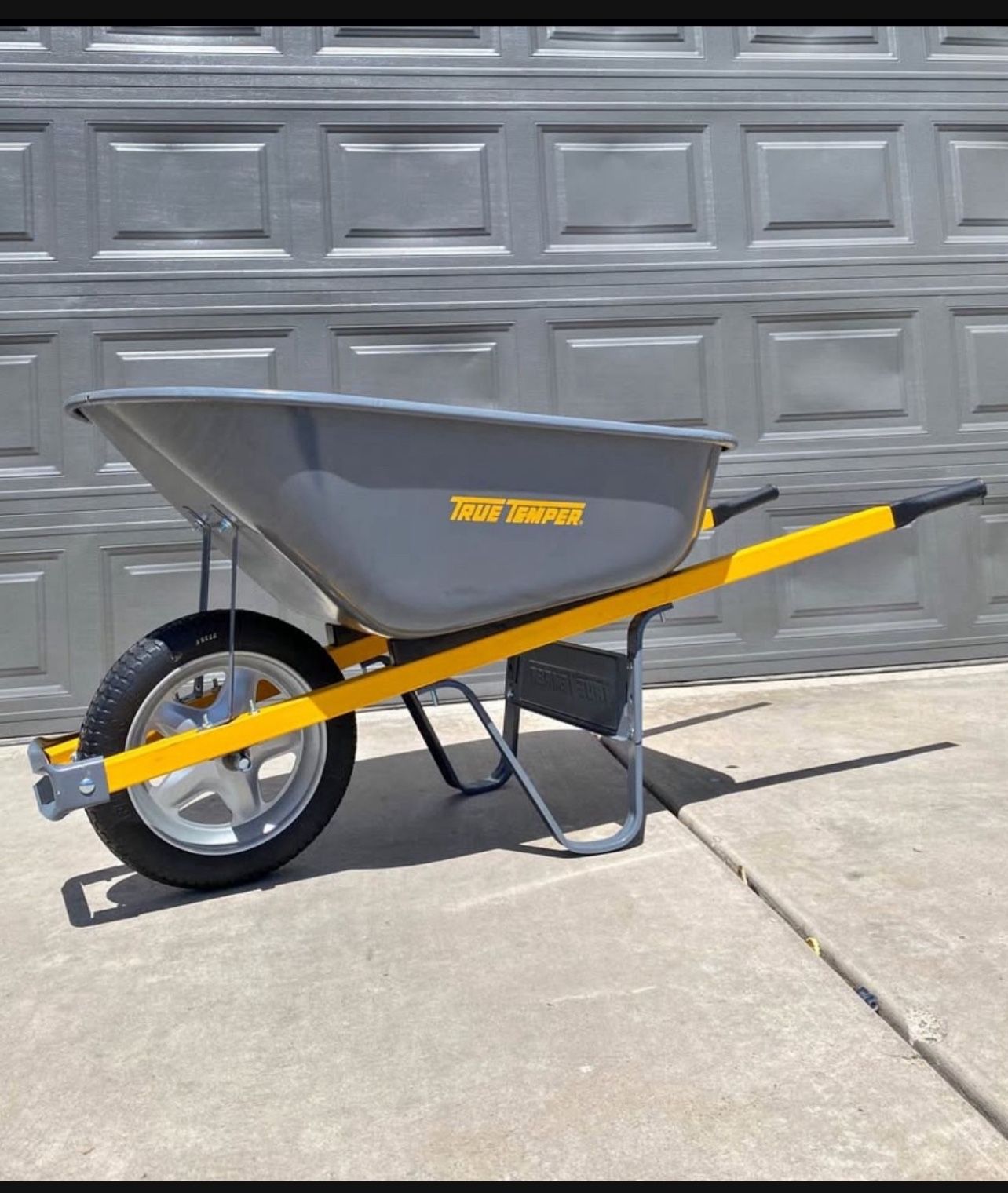 True Temper 6 cu. ft. Wheelbarrow with Steel Handles and Flat Free Tire ...