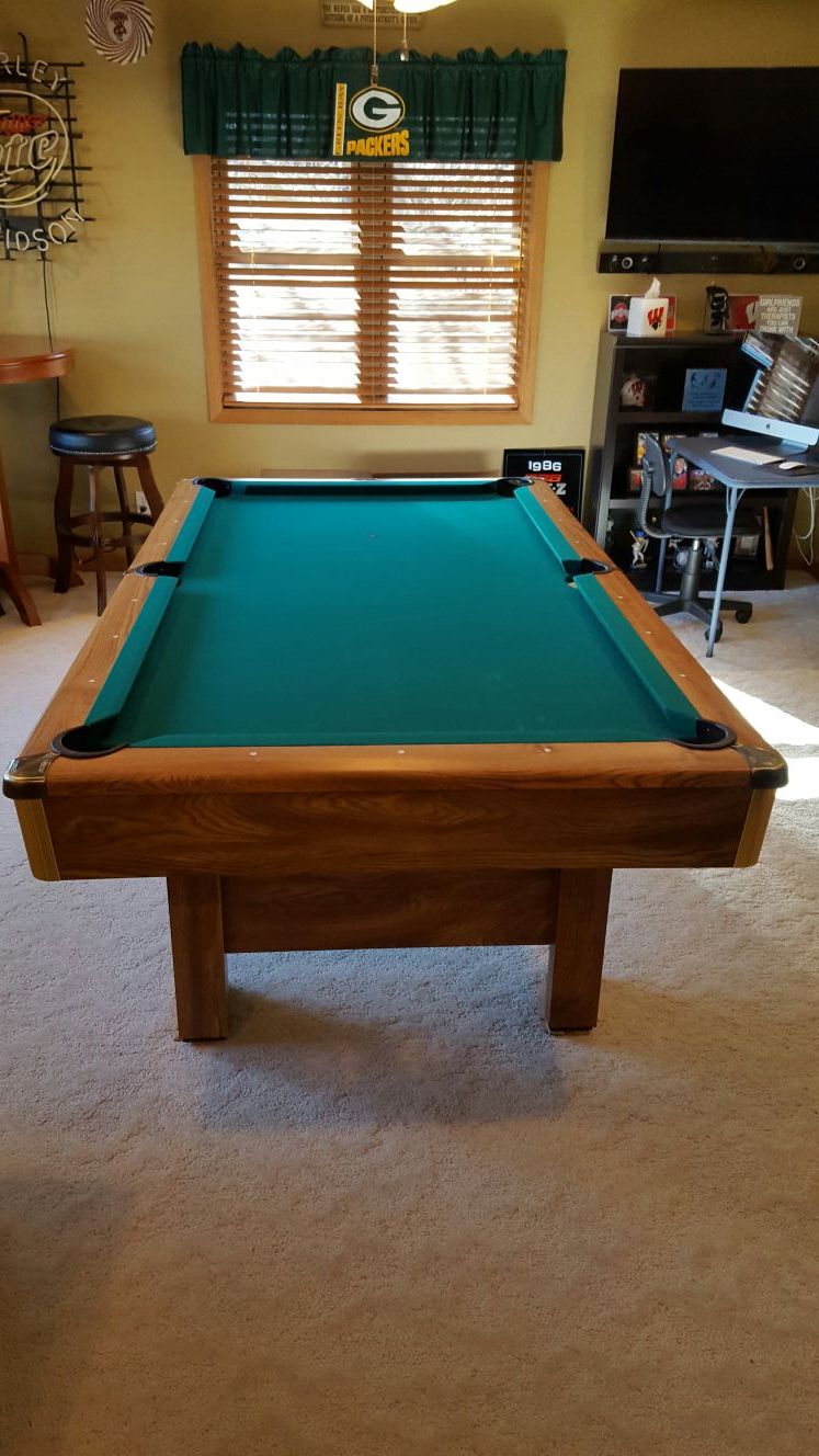 7ft Brunswick Buckingham Pool Table (set up available) for Sale in ...