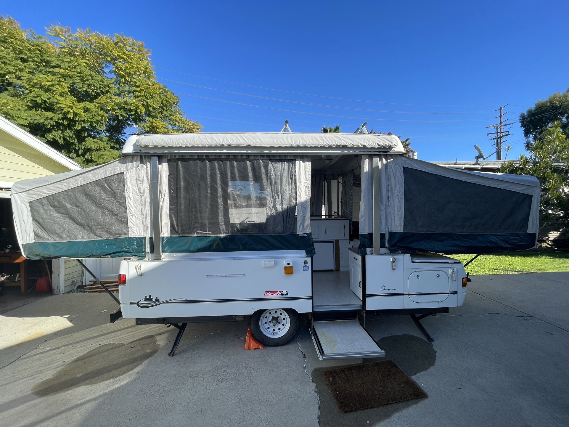 2002 Coleman pop up camper for Sale in Bellflower, CA - OfferUp