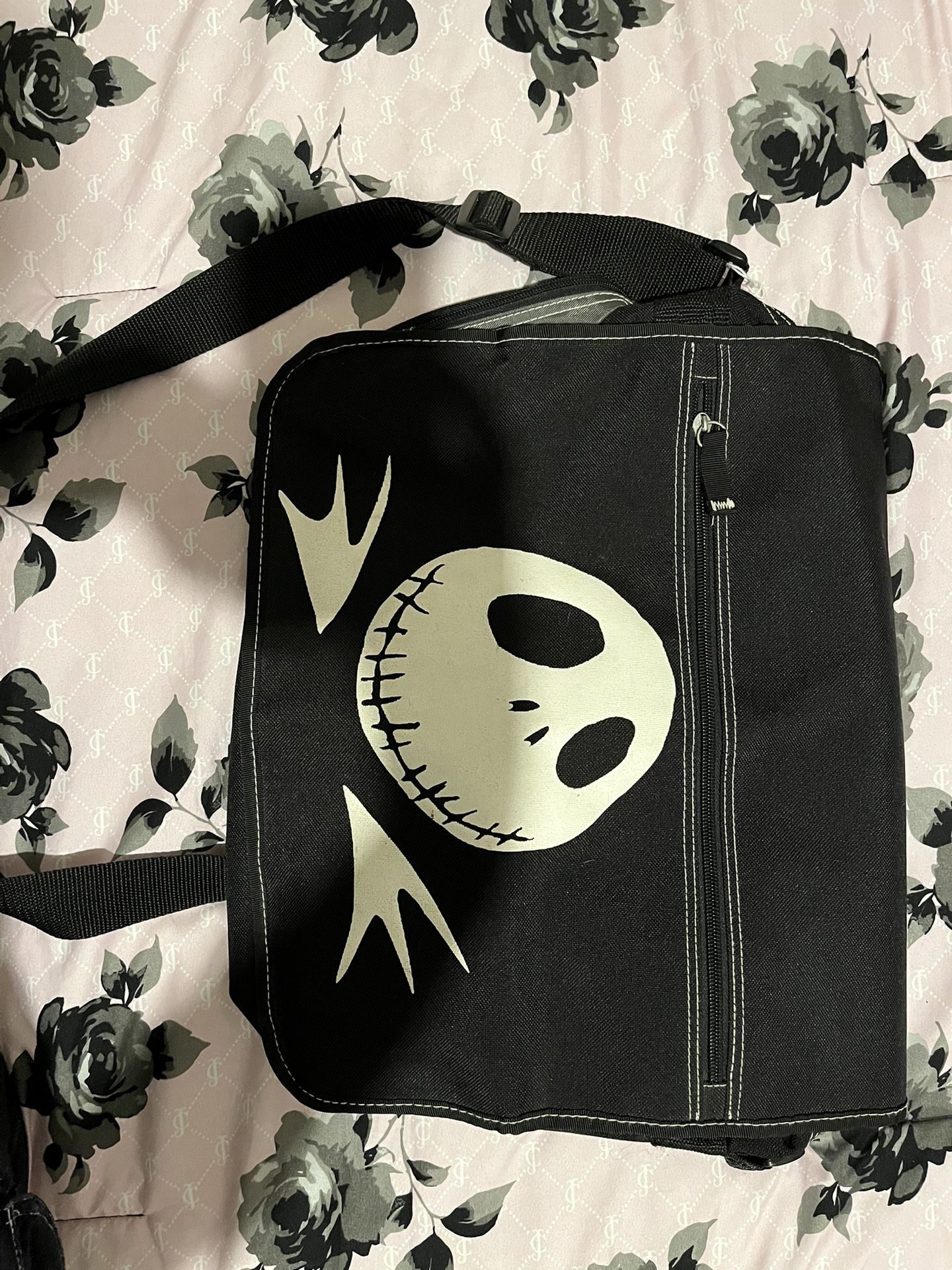 jack skellington computer/book bag ! for Sale in Bakersfield, CA - OfferUp