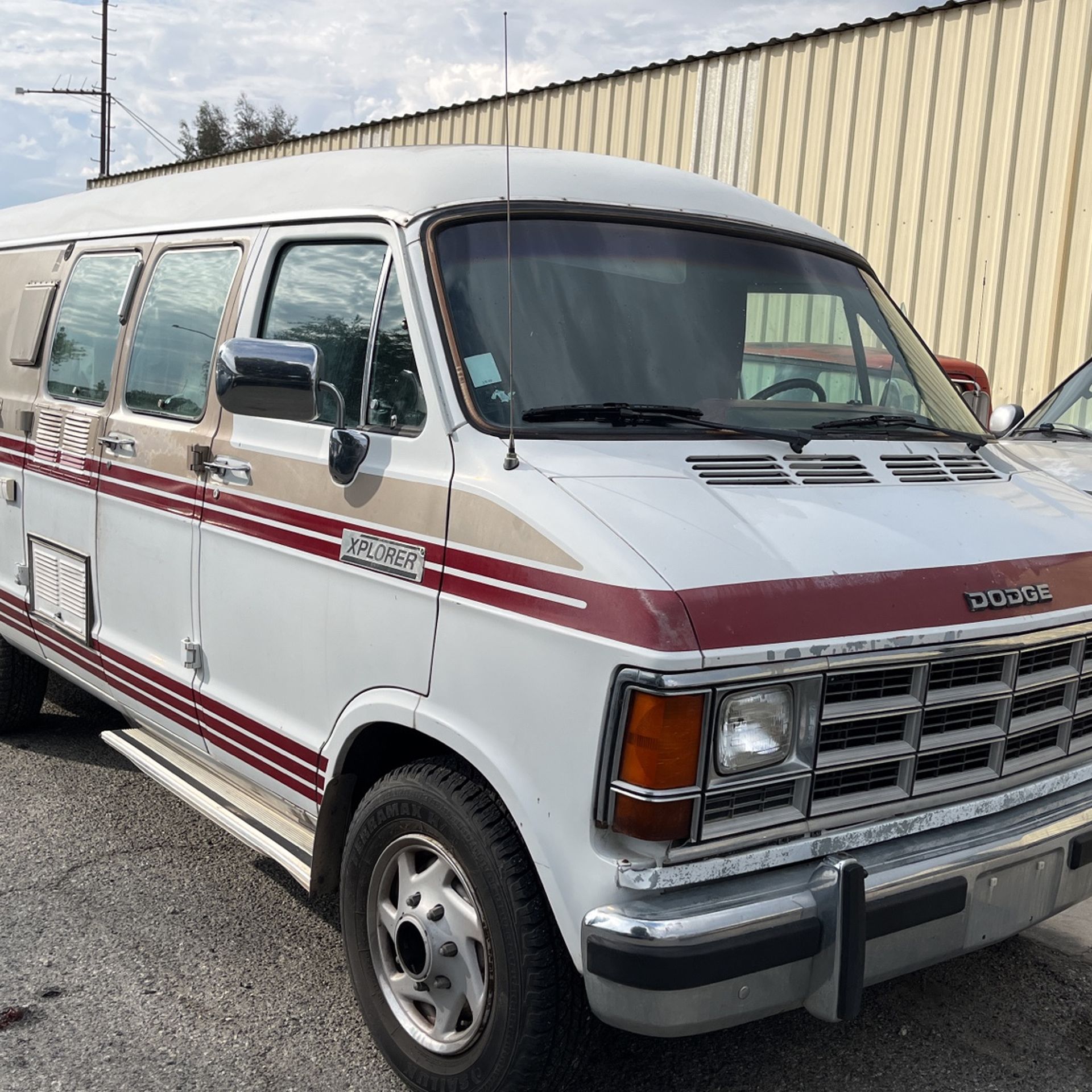 1989 Dodge Van Motor home Xplorer for Sale in Perris, CA - OfferUp