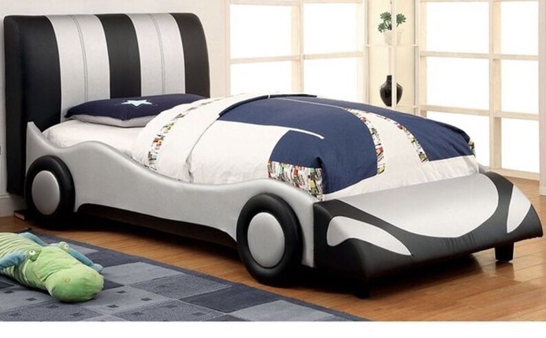 Twin Solid Wood Cars Bed for Sale in Collierville, TN - OfferUp