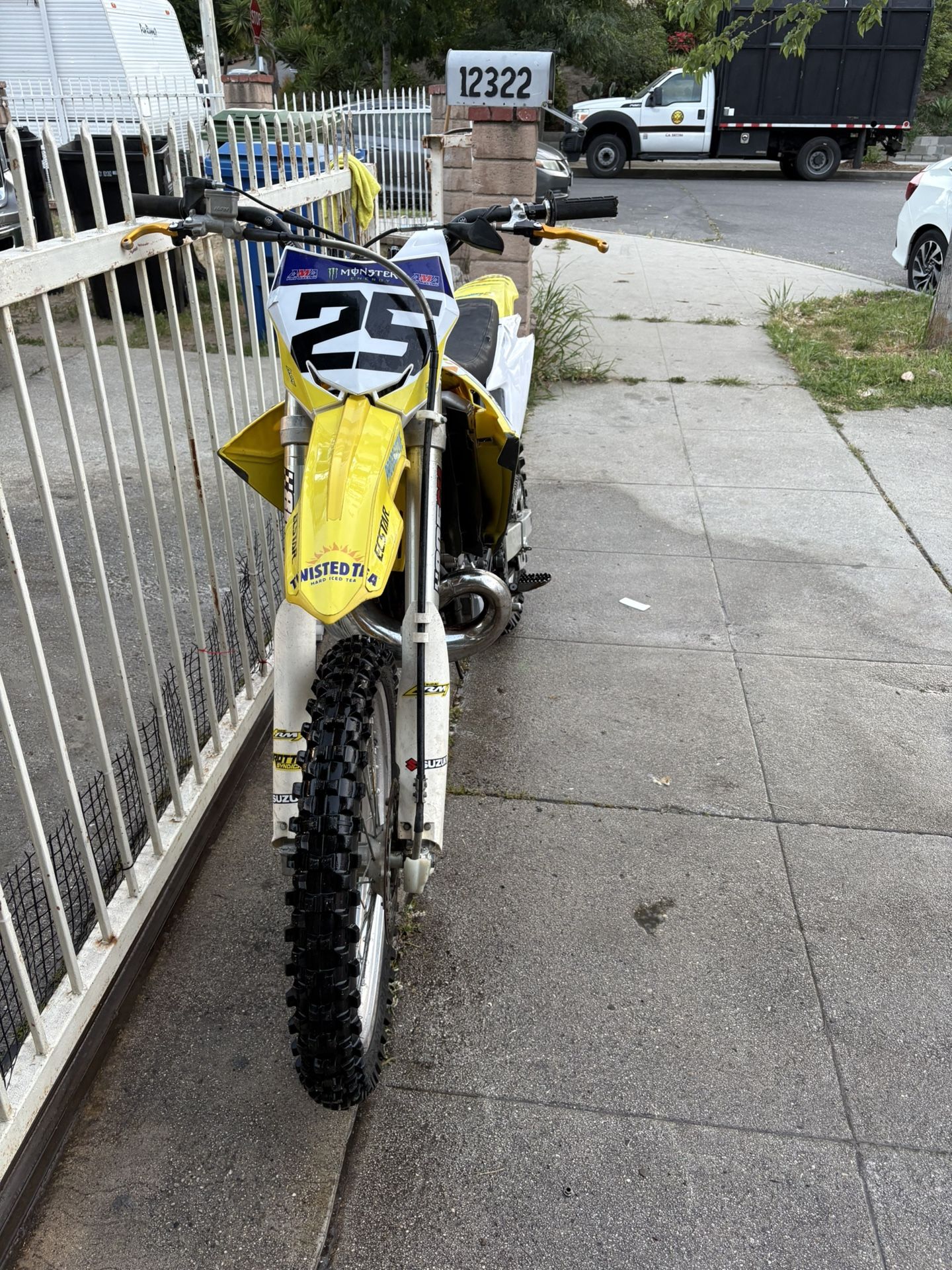 SUZUKI RM 2 Stroke 300CC for Sale in Los Angeles, CA - OfferUp