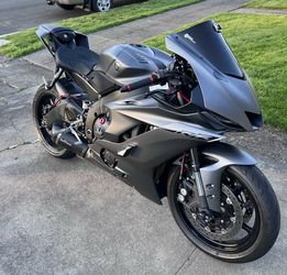 2022 Yamaha R6 Matte Grey