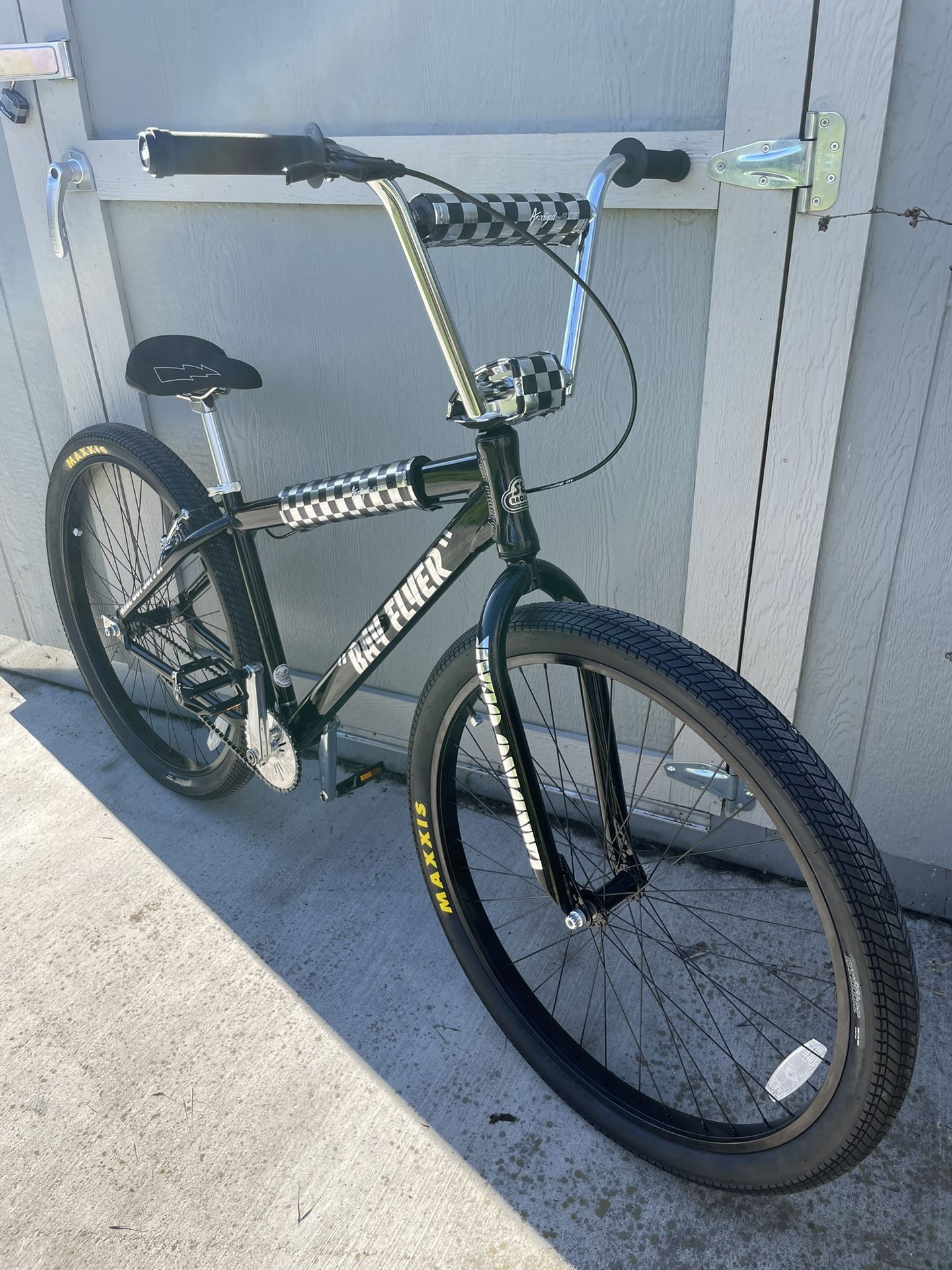 29 SE Big Flyer Black Sparkle Custom for Sale in Colma, CA - OfferUp