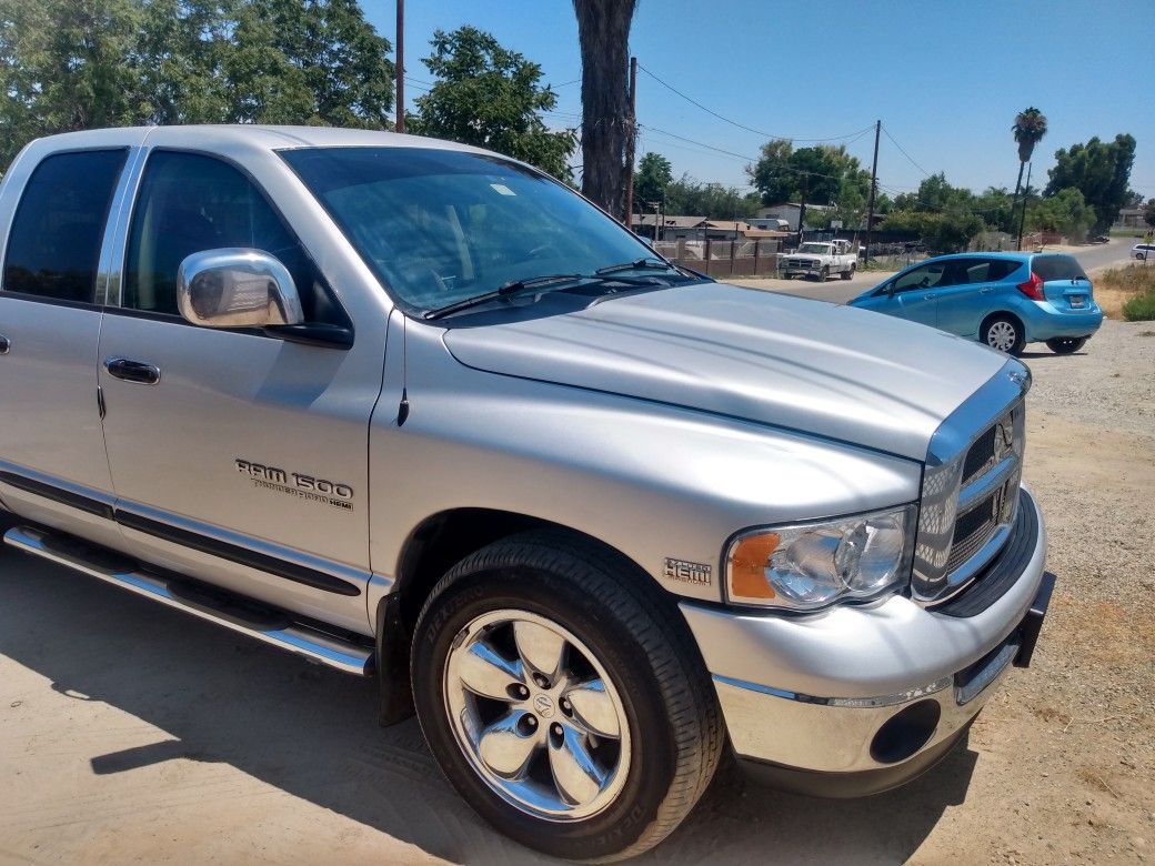 2005 Dodge Ram 1500 for Sale in Perris, CA - OfferUp
