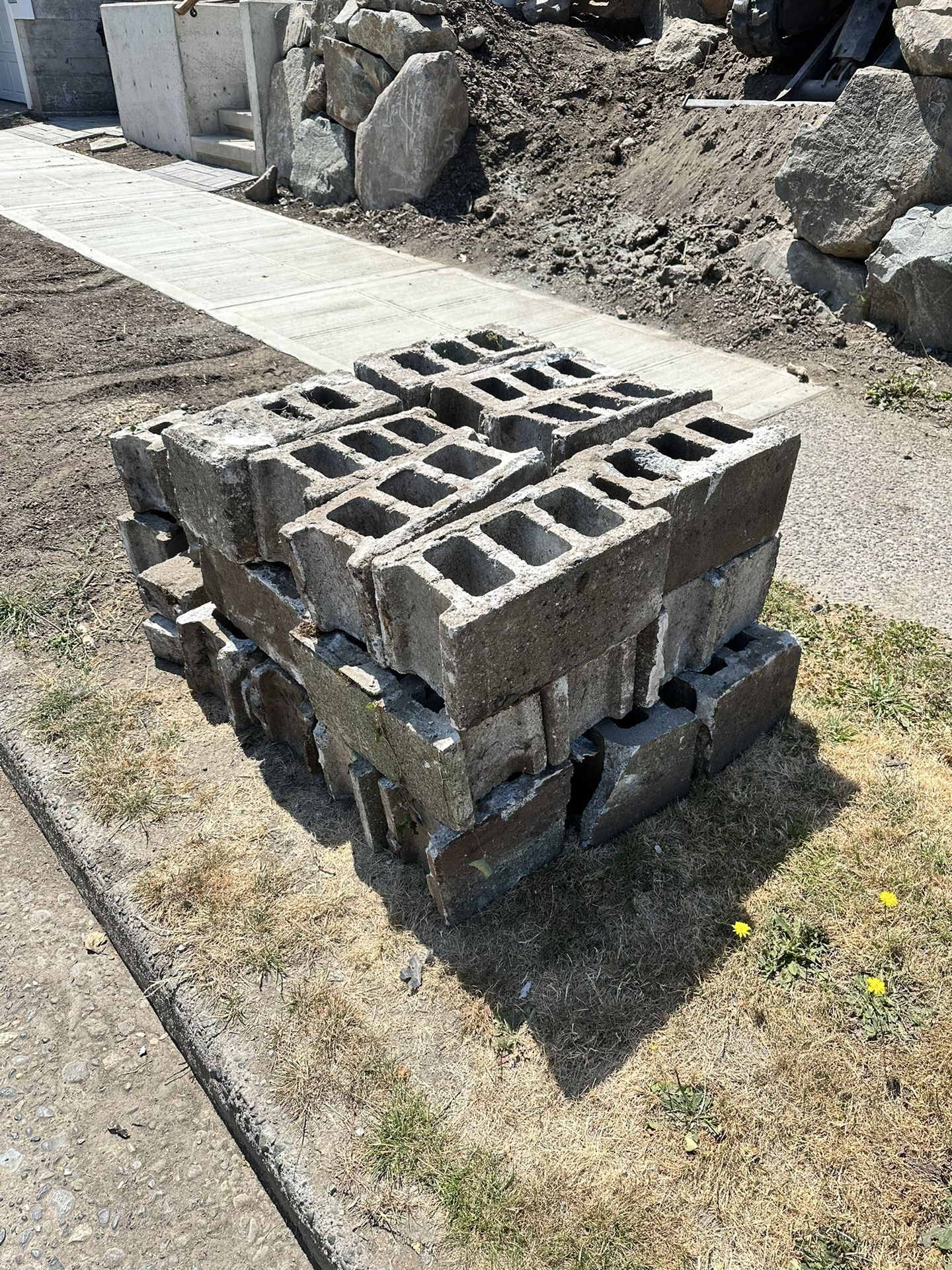 free cinder blocks for Sale in Seattle, WA - OfferUp