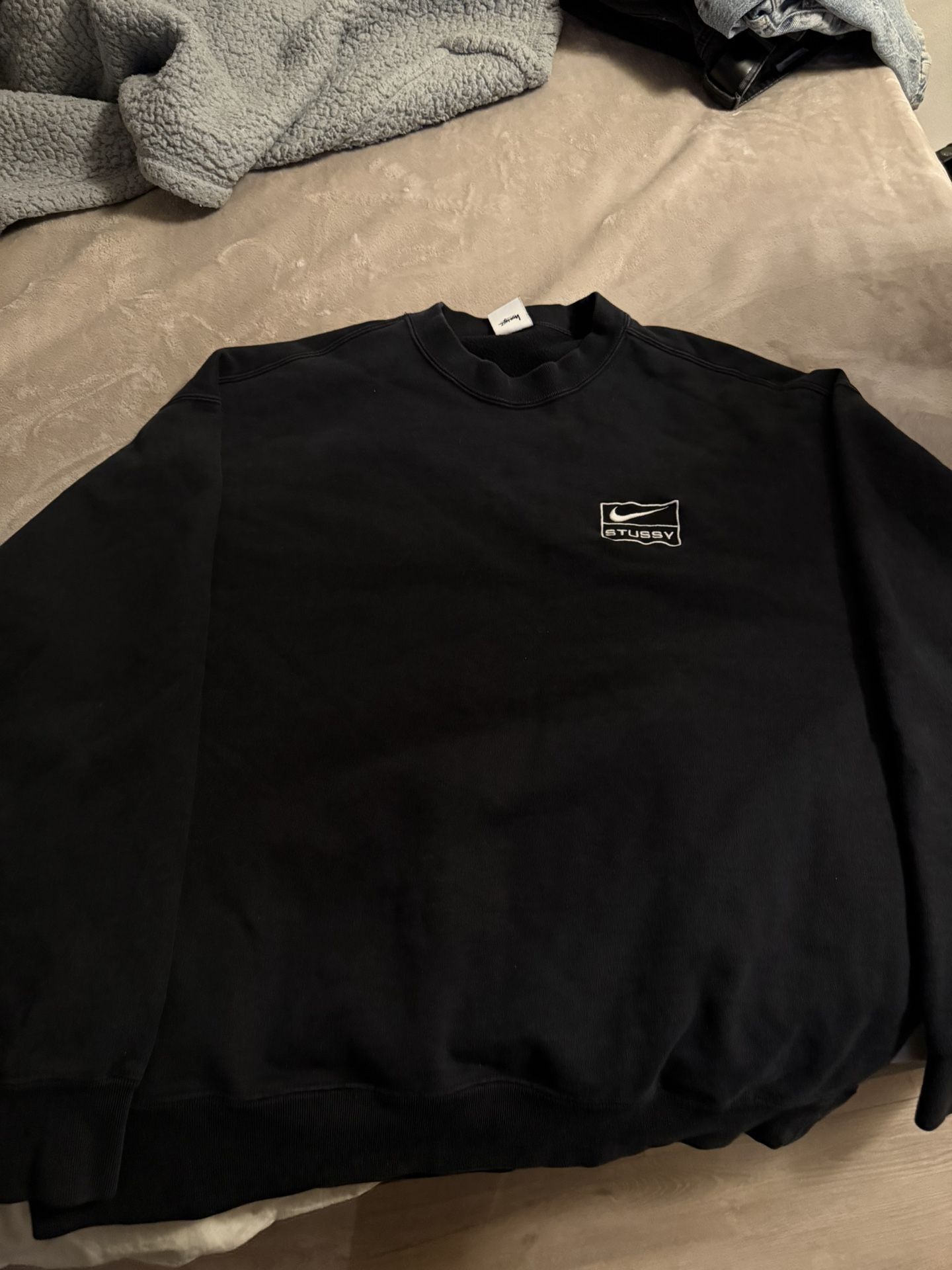 Nike x Stussy Crewneck for Sale in Los Angeles, CA - OfferUp